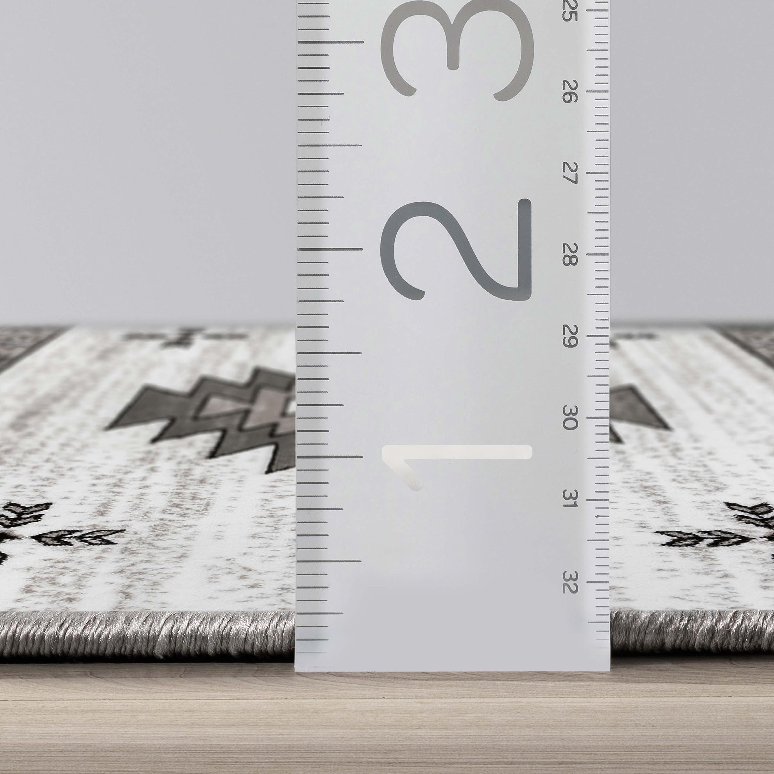 Well Woven Southwestern Rodrigo 5'3" x 7'3" Grey Area Rug