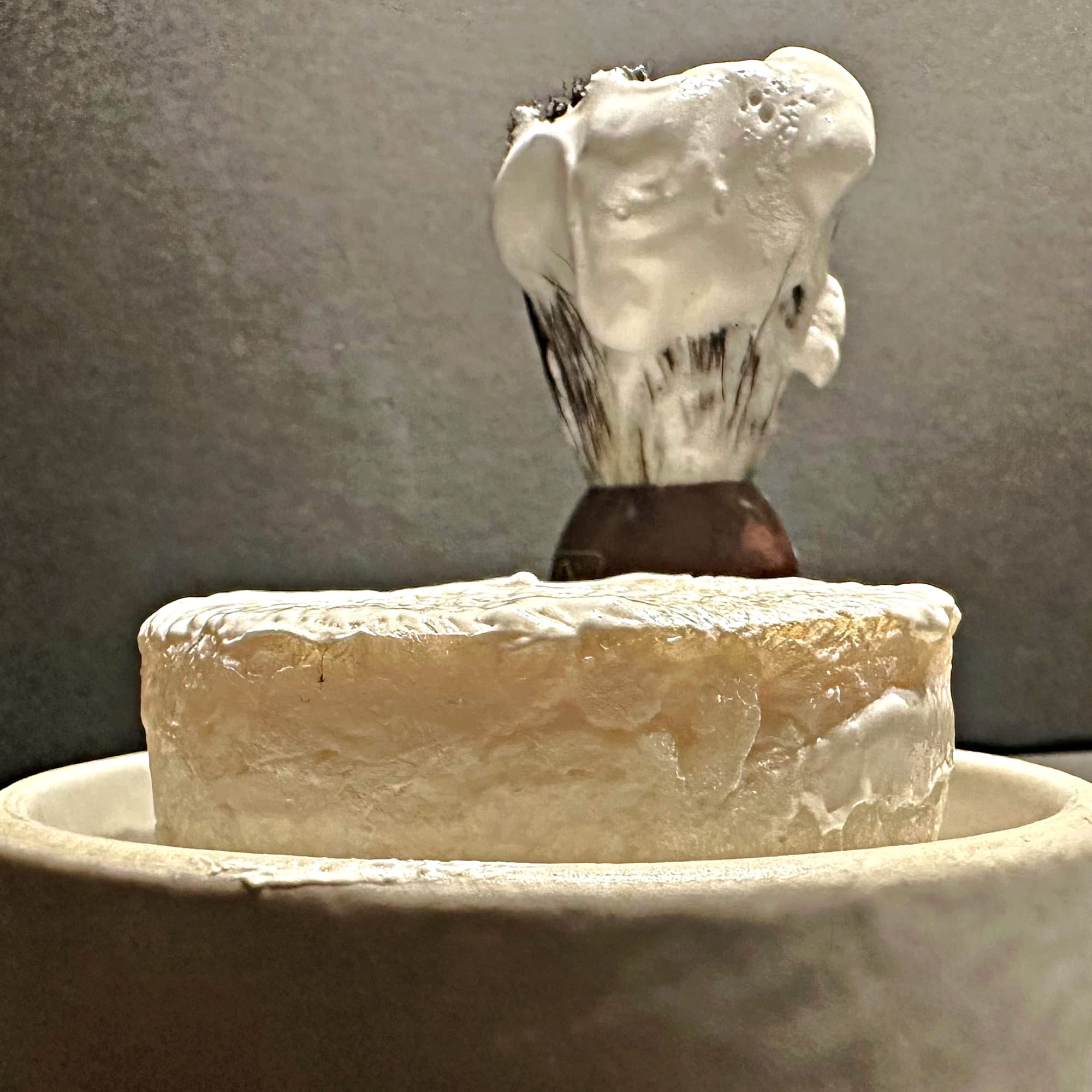 Mugg Pucks Premium Shaving Soap for Men. Powered with Beef Tallow, Stearic Acid & Shea Butter. 4 oz / 113 g (Clover Field) 1 Pack