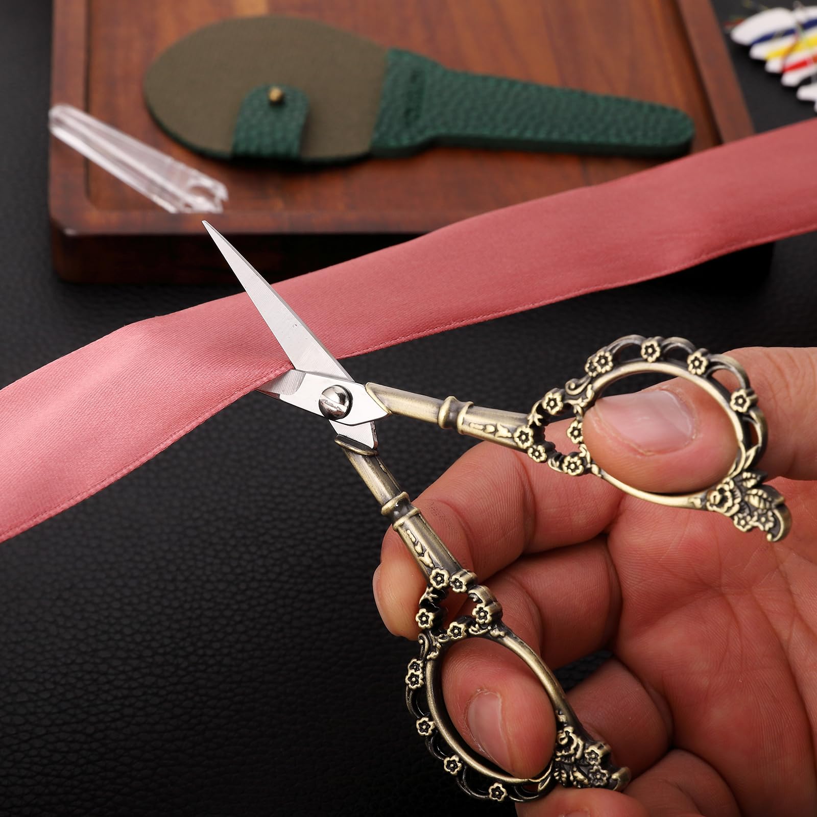 YOUGUOM Knitting Scissors with Case, Crochet Scissors Threading Sewing Shears for Embroidery Craft Artwork Needlepoint, Bronze Little Snips