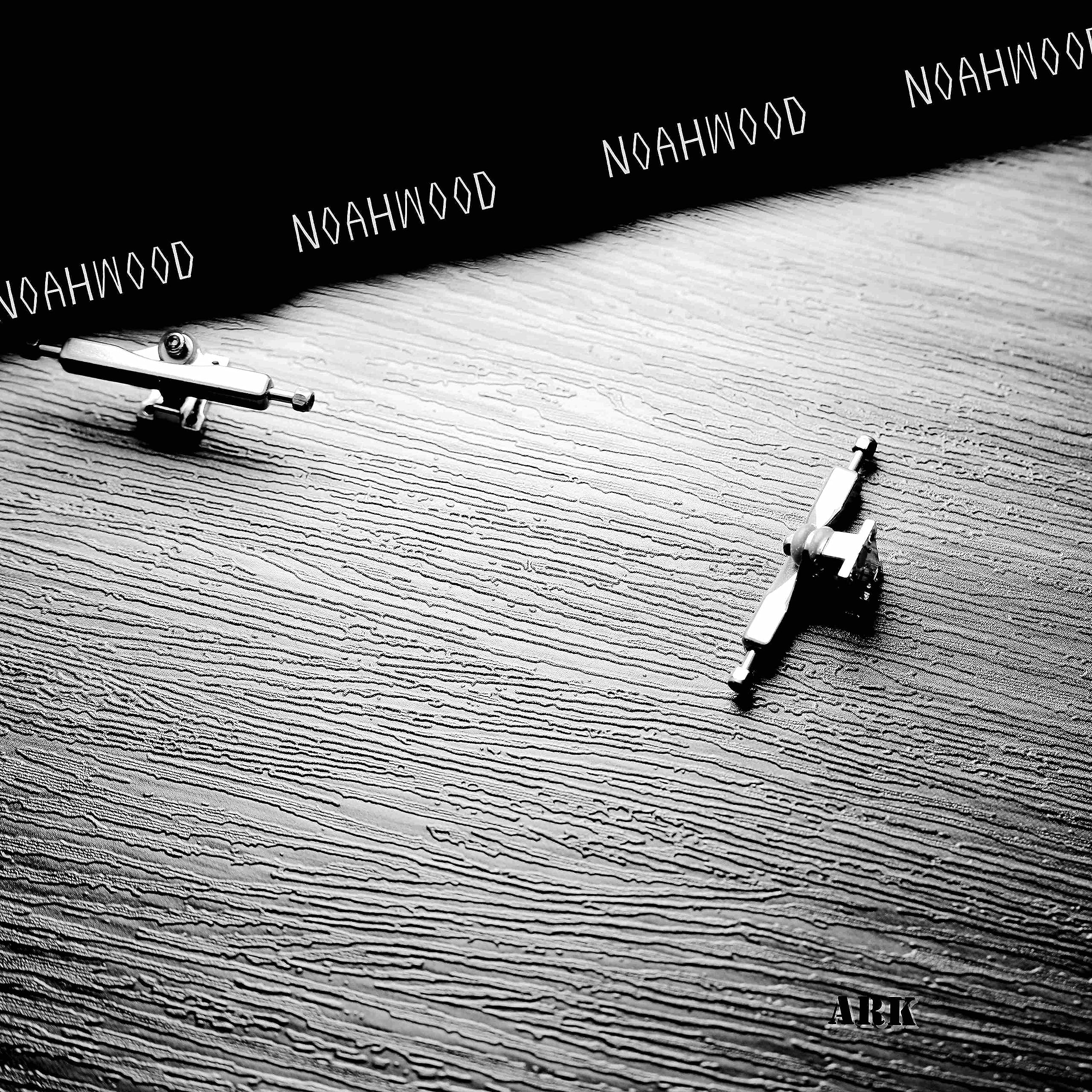 NOAHWOOD Wooden (35X97mm Deck) Fingerboards (Noah Team 10S PRO Hand Mould Made Short Nose Short Tail Deck)(+34mm Old School King Silvery Trucks)(+NW Handmade Logo PRO Wheels ii) (Millipede)