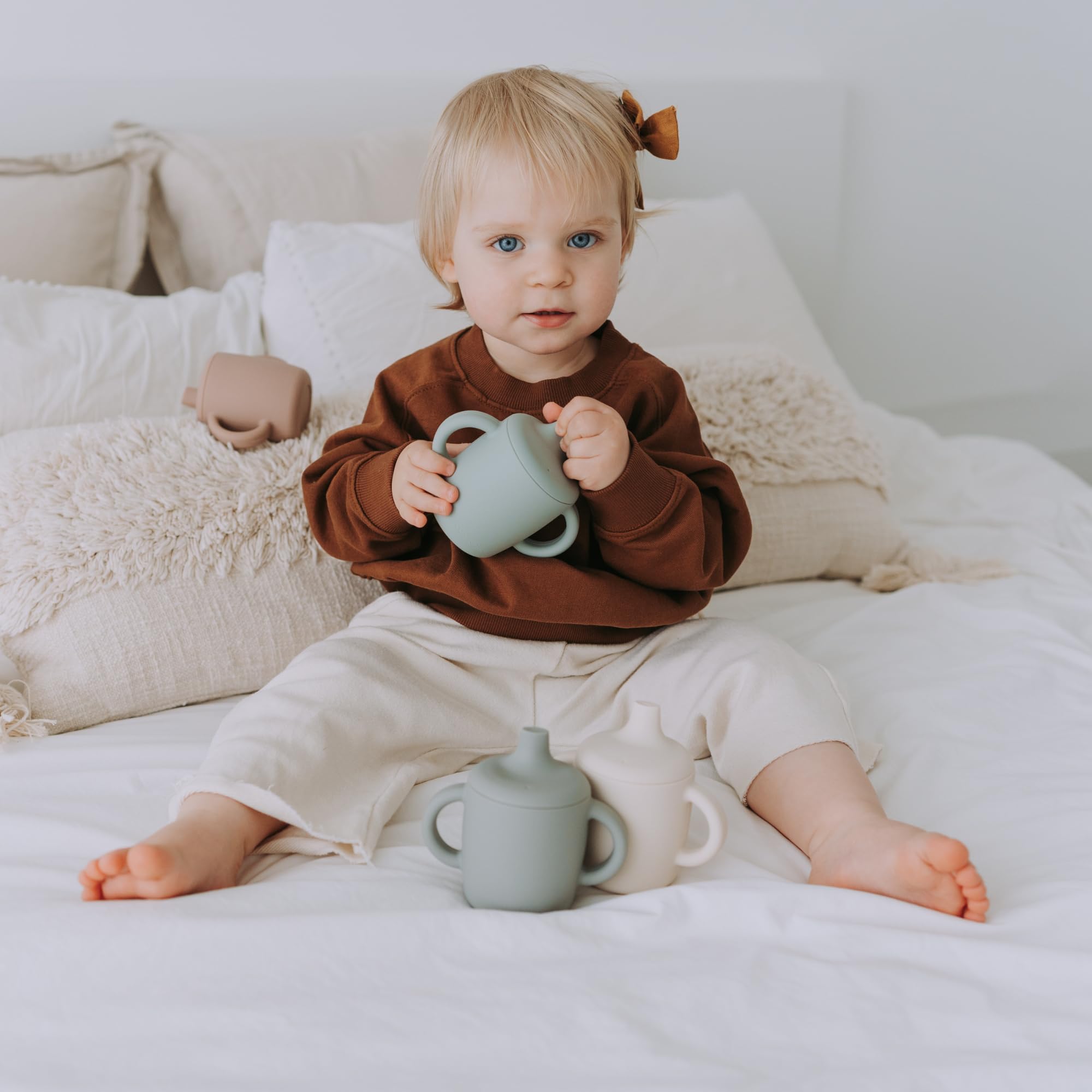 KIDSco. Silicone Sippy Cup and Training Cup for Baby 6 months+ Soft Spout and Handles Unbreakable Easy Grip for Babies 6-12 months and Toddlers 1-3 years 5oz/150ml (Sandy Shore)