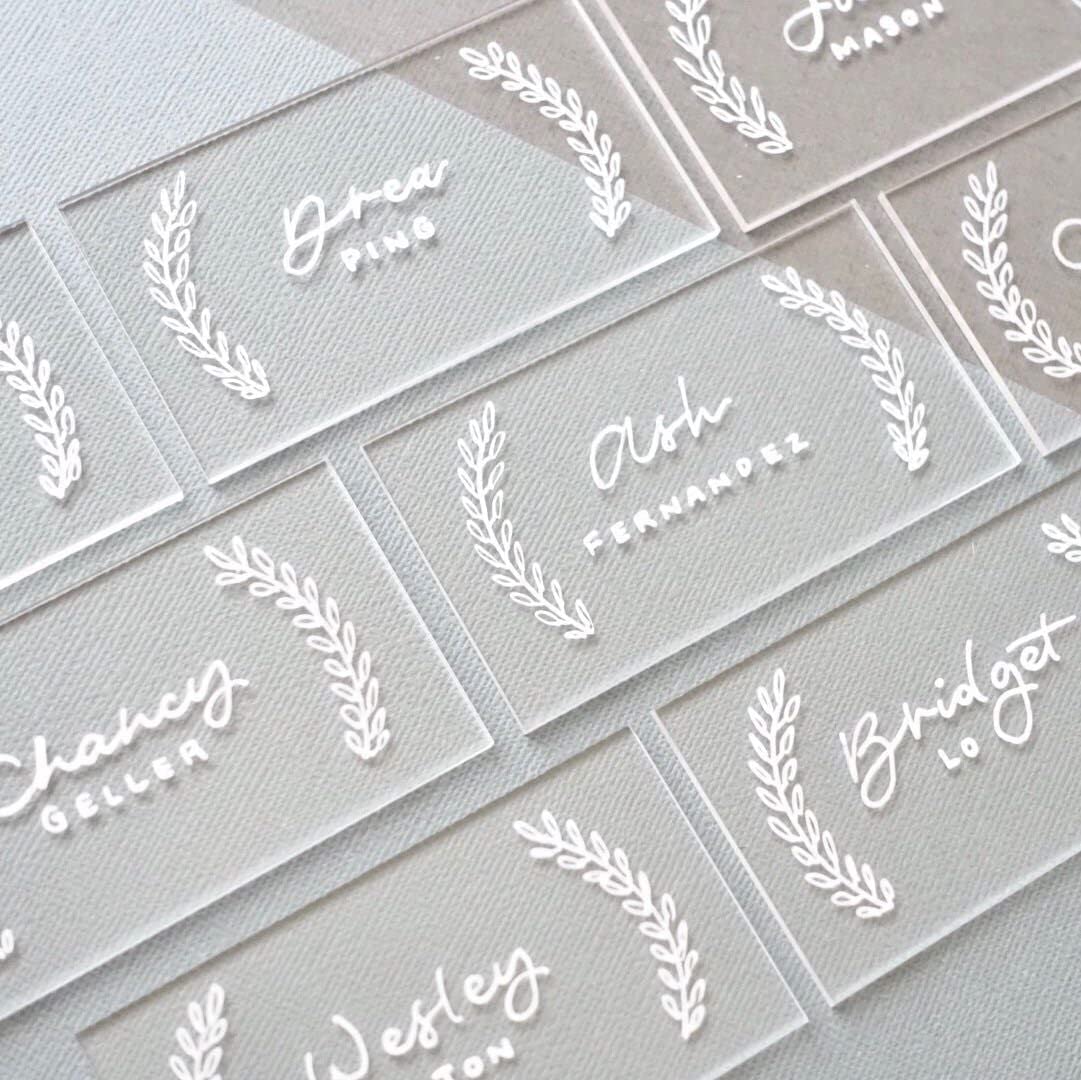 UNIQOOO Place Cards, 20pcs Clear Acrylic - Blank Rectangle Table Cards for Wedding, Party & Event Decoration - 3 1/2 x 2"
