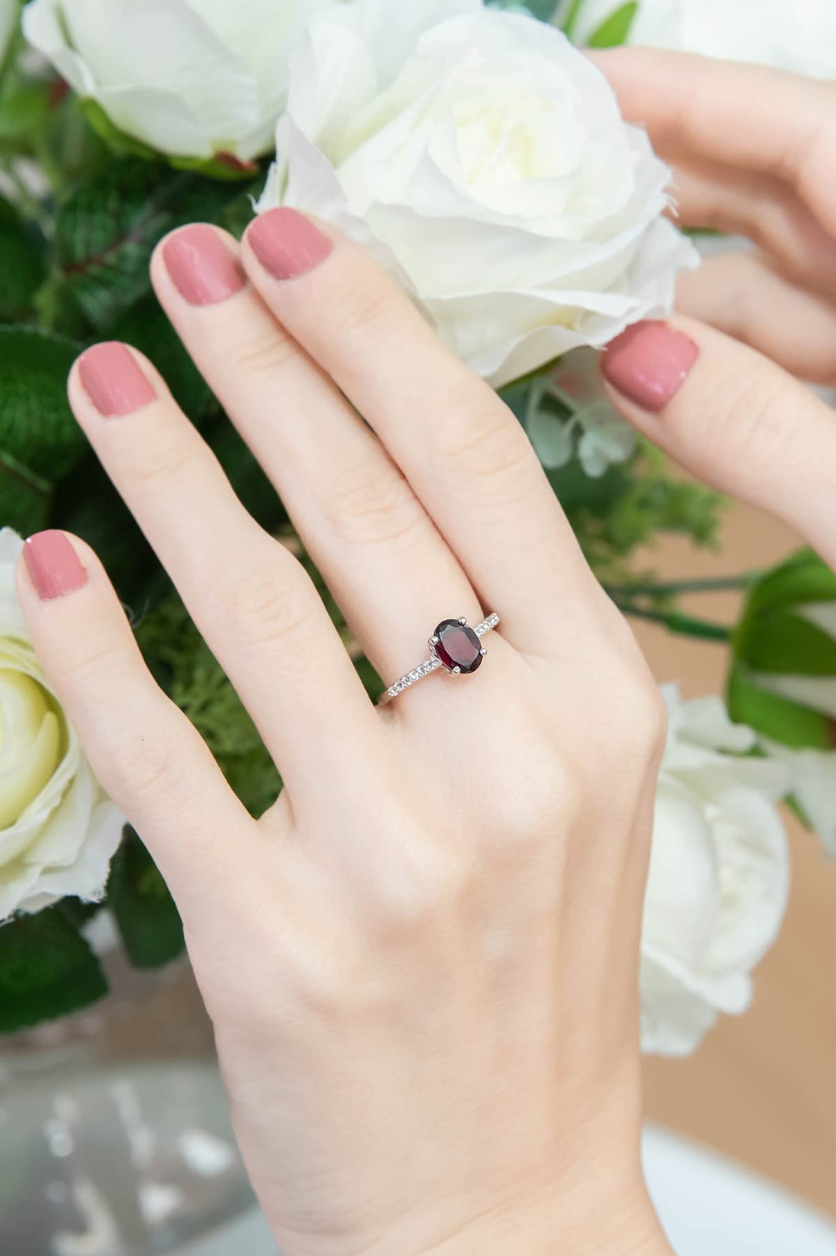 GemStar USA Sterling Silver Garnet and White Topaz Oval Crown Ring, Size 6