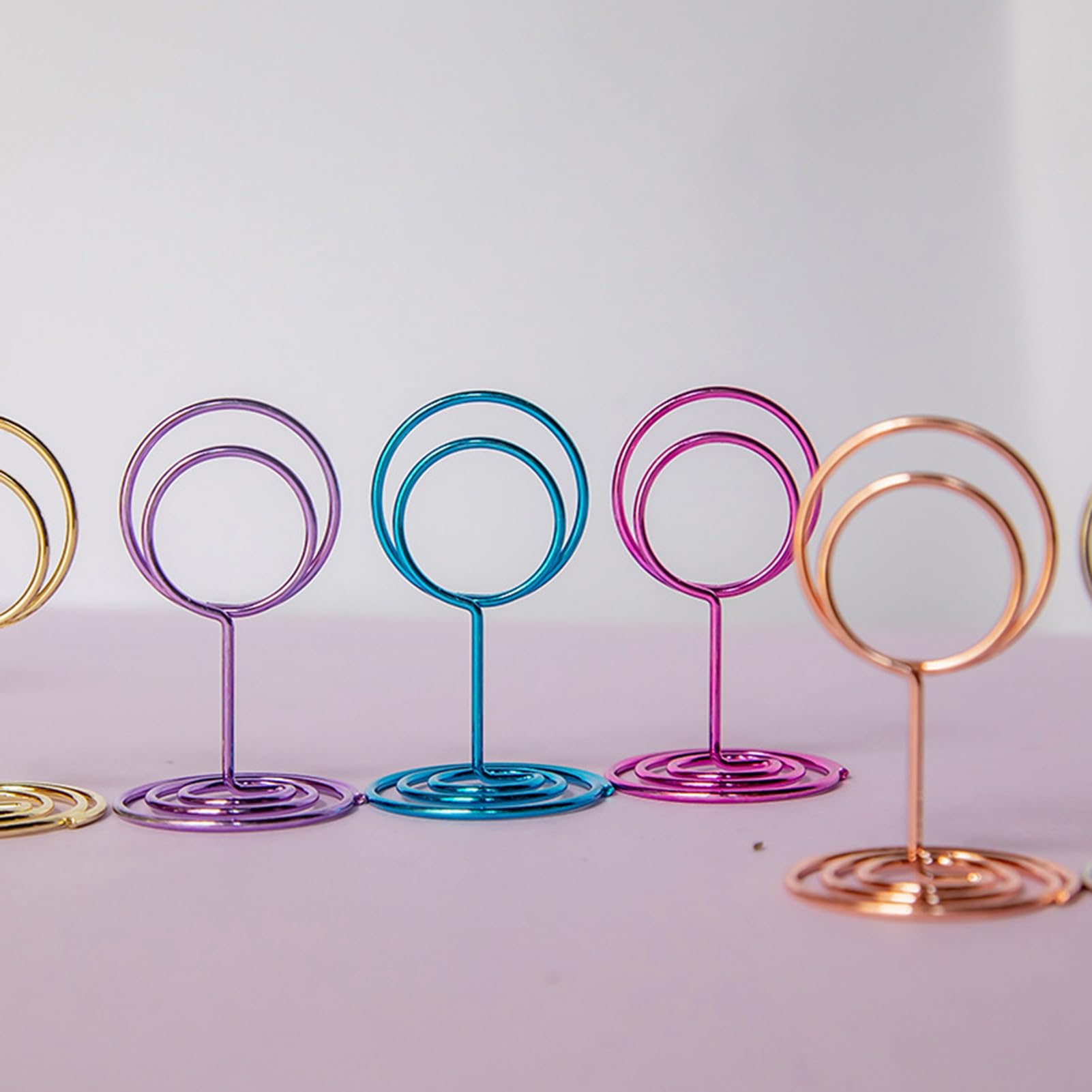 YESBAY 20pcs Place Card Holders Table Card Display Holder Heart Round Shape Table Number Holders Metal Stand for Wedding Events More Securely Display Tables Cards Name Menus Anniversary Decor Purple