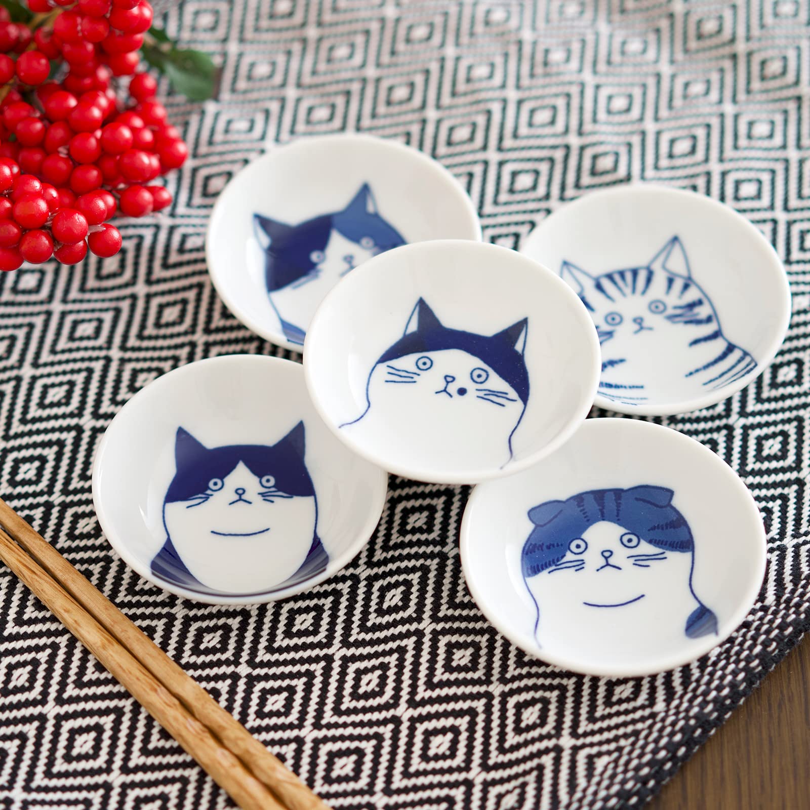 LOVE LOVE JAPAN Japanese Cat Ceramic Small Plates - Set of 5 - Great Gift for Cat Lovers, 5 Cats 3.5in