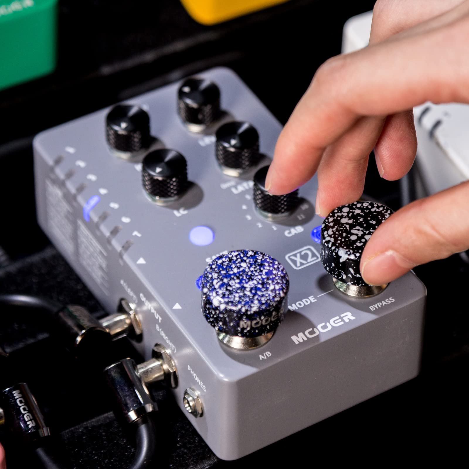 MOOER Groove Loop X2 Stereo Guitar Practice Tool One Man Band with 121 Drum Grooves, Stereo Loops 14 save slots 10 minutes each slots