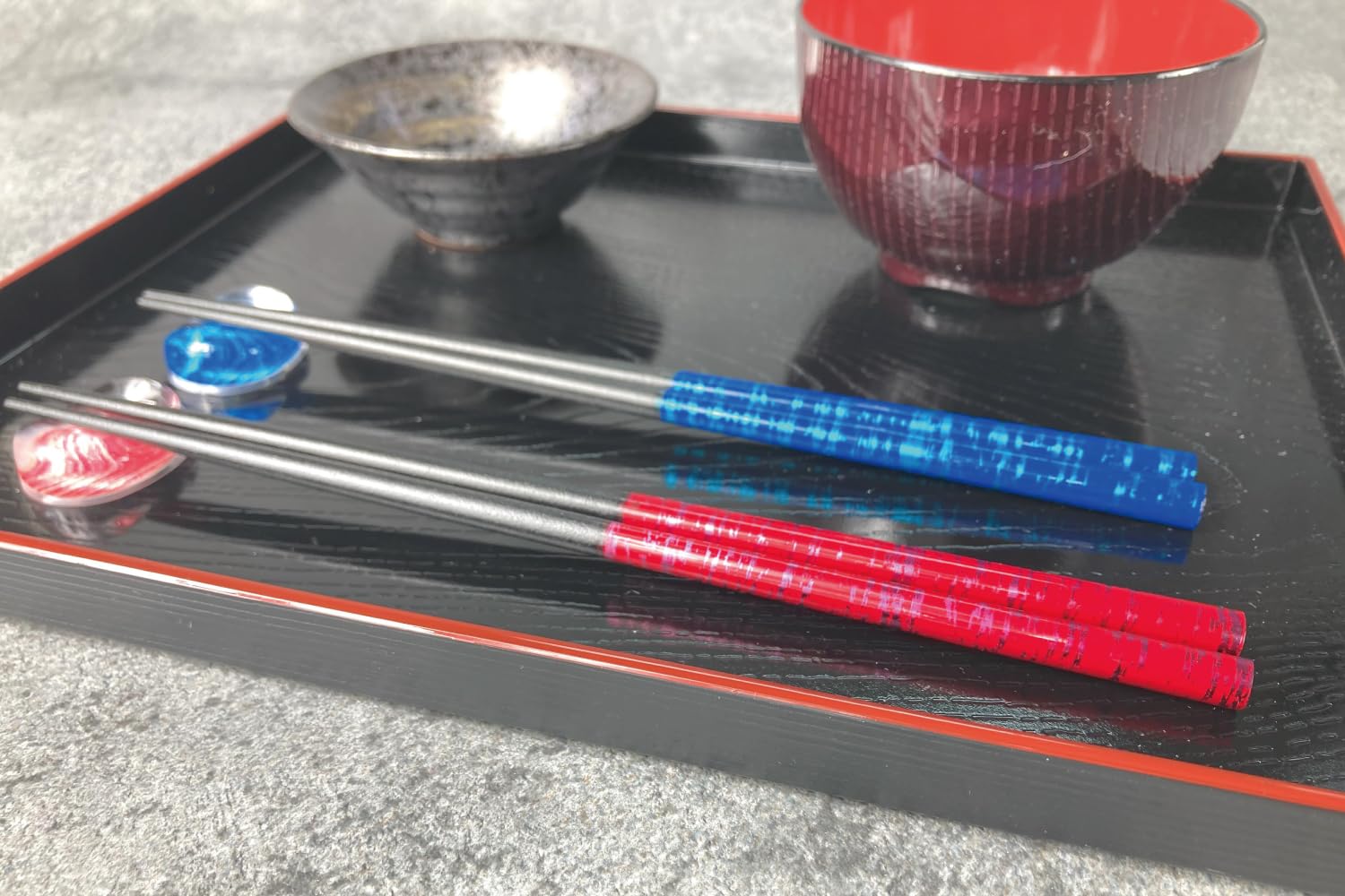 Premium Japanese Chopsticks Reusable with Chopsticks Rest Set of 2 Pairs[ Made in Japan ] Traditional Lacquer Art Wooden Chopsticks (Splashed Pattern BL/RD(MK026))