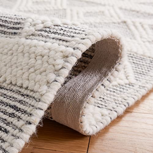 Safavieh Natura Collection Accent Rug - 4' x 6', Ivory & Black, Handmade Flat Weave Moroccan Boho Rustic Braided Tassel Wool, Ideal for High Traffic Areas in Entryway, Living Room, Bedroom (NAT307A)