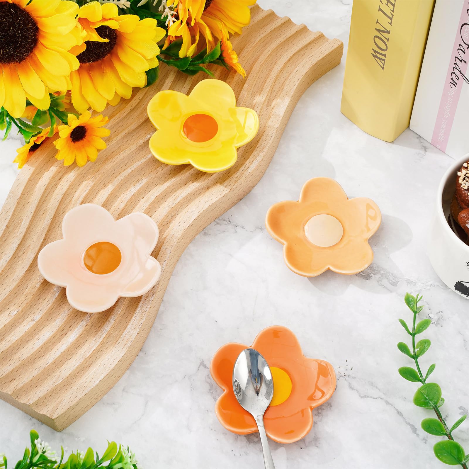 Whaline 4Pcs Flower Coffee Spoon Rest Groovy Retro Flower Ceramic Teaspoon Holder Boho Daisy Sauce Dishes Dipping Bowl Floral Ring Dish for Groovy Retro Boho Party Kitchen Office Home Decor
