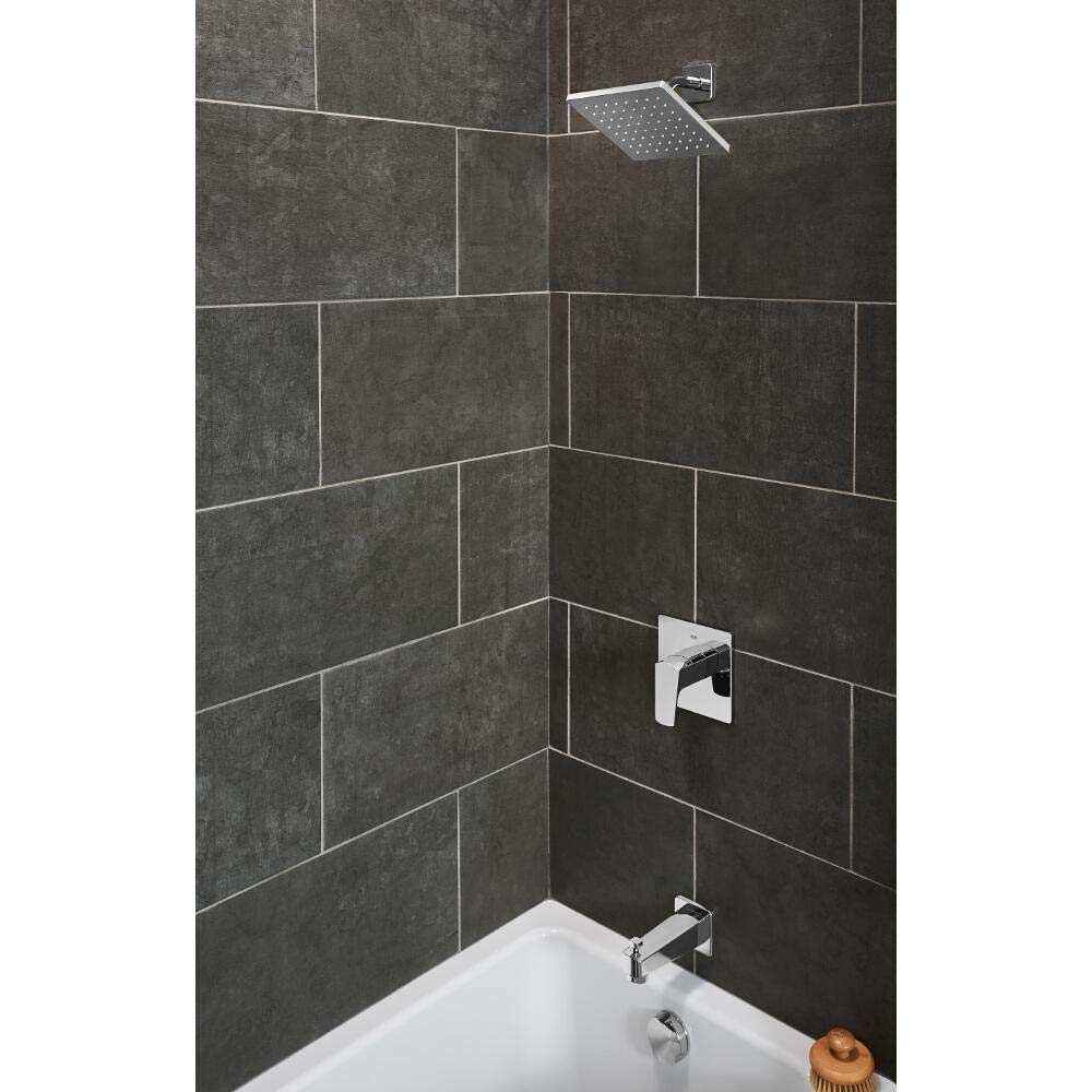 GROHE 35097000 Tallinn Single Handle 1 Spray Bathtub Shower Faucet in Starlight Chrome