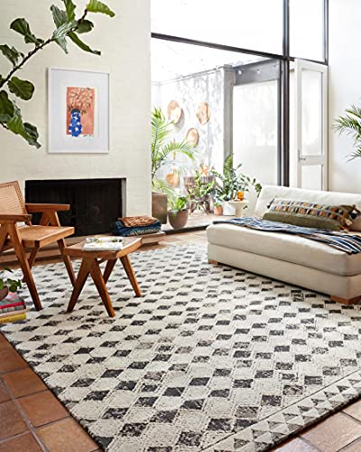 Justina Blakeney x Loloi Yeshaia Black/Neutral 3'-6" x 5'-6" Accent Rug