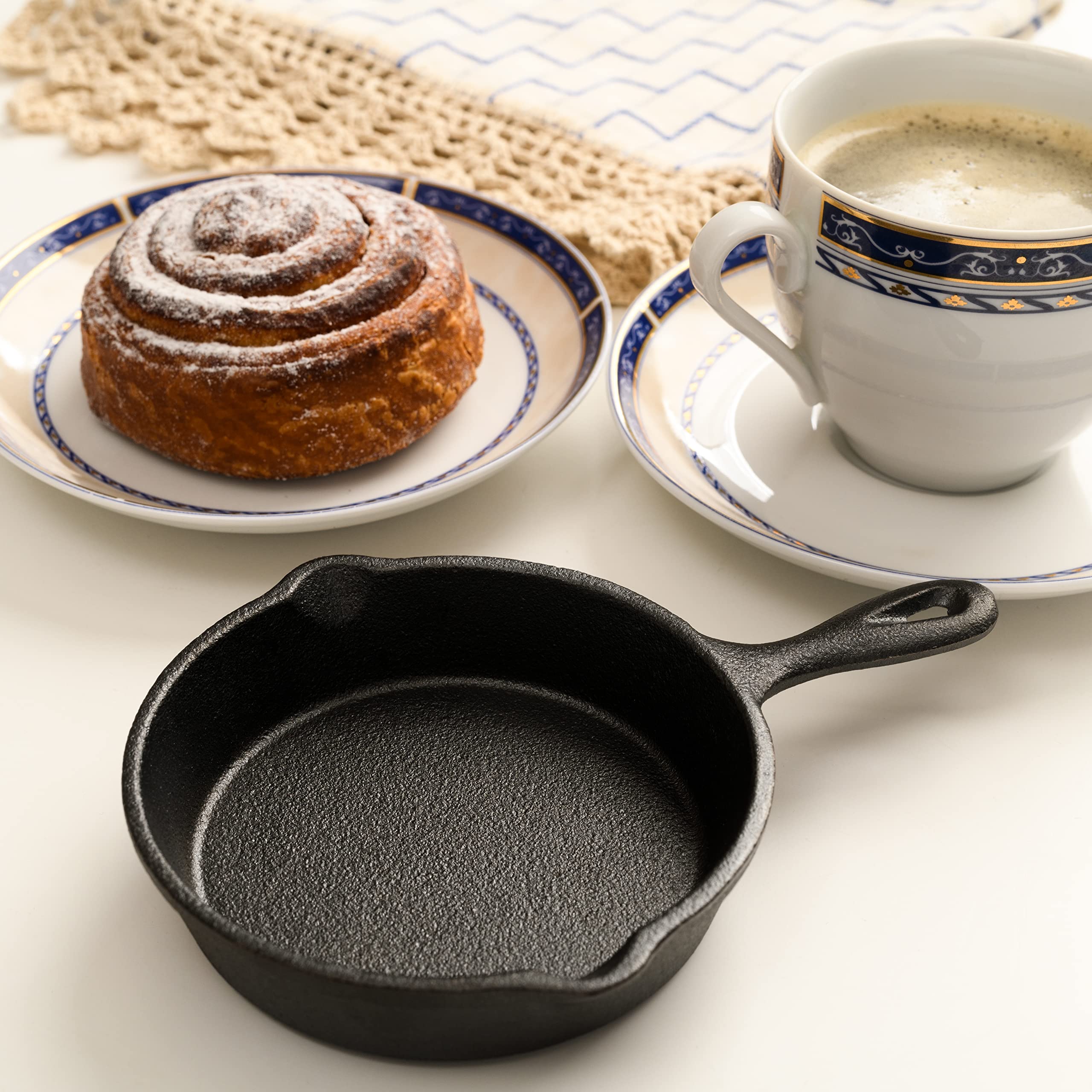 KUHA Mini Cast Iron Skillets 4β - 6-Pack of Pre-Seasoned Miniature Skillets - with 6 Small Silicone Trivets and Cast Iron Scraper