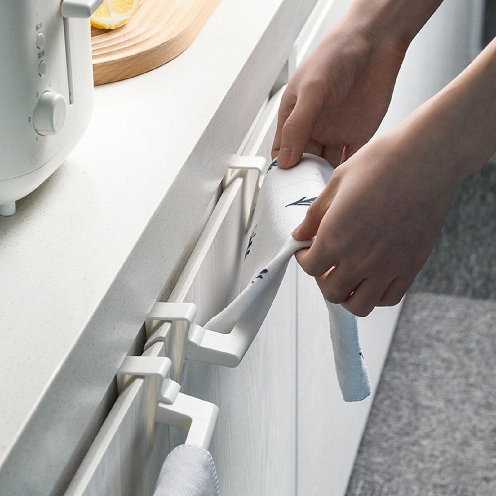 Towel Rack for Cabinet, Over Door Towel Rack, Towel Bar Holders, Bathroom Towel Holders, Dishcloth Storage Rack, 9.45 x 2.35 x 2.76 Inch Universal, for Kitchen Bathroom Over Cabinet Cupboard
