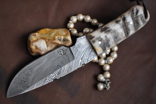 Handcrafted Damascus Hunting Knife - Full Tang Bushcraft