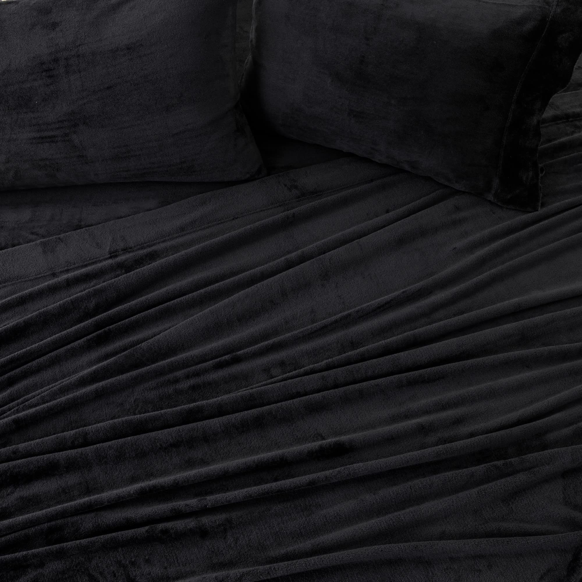 Great Bay Home Extra Soft Velvet Plush Full Micro Fleece Sheet Set | Deluxe Microplush Non Pilling Sheets, Deep Pocket | Lavish Sherpa Velvet Luxe Collection (Full, Winter White)