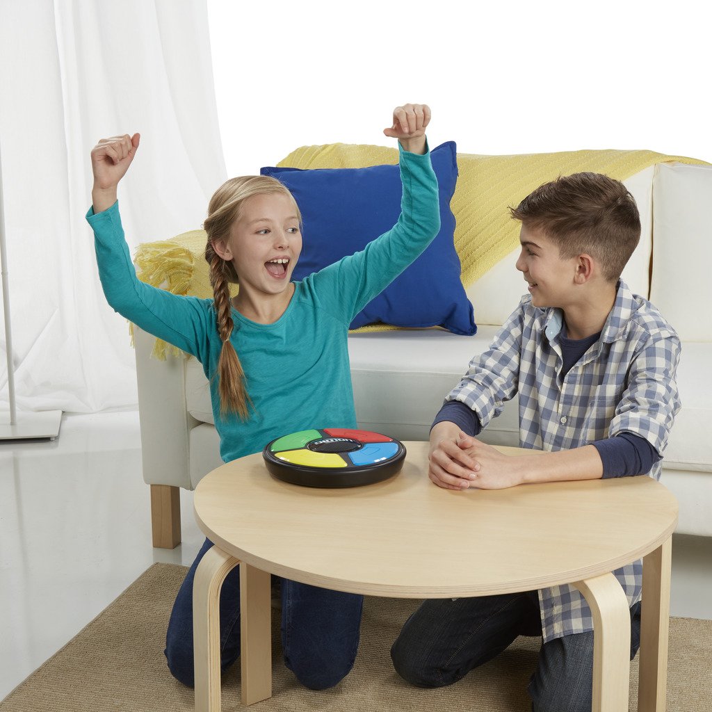Hasbro Gaming – Classic Simon Game, 8 years to 99 years