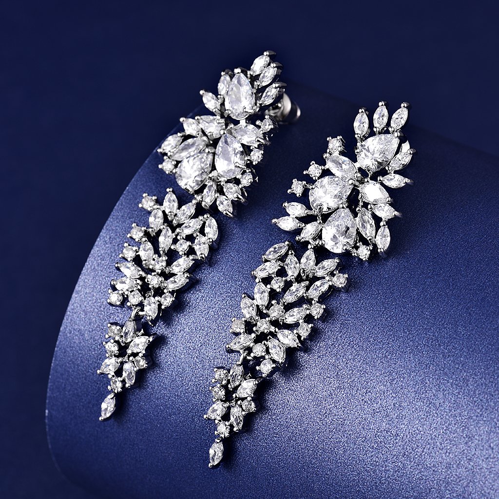 GULICX Shinning Cubic Zirconia Art Deco Leaves Drop Chandelier Dangle Wedding Earrings for Brides Silver Tone