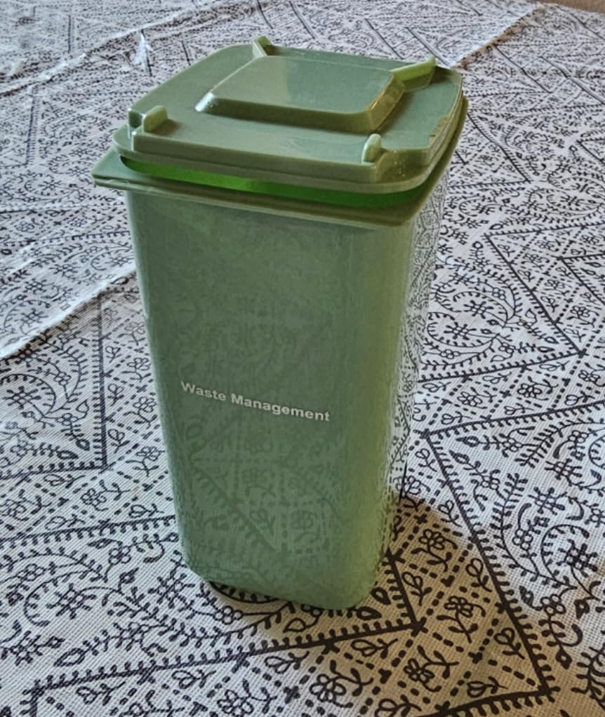 xcarpro Office Trash Can Desktop Mini Trash Bin, Garbage Bin Set Pencil Cup Holder with Lips & Wheels Curbside Organizer Containers Wastebasket (Green)
