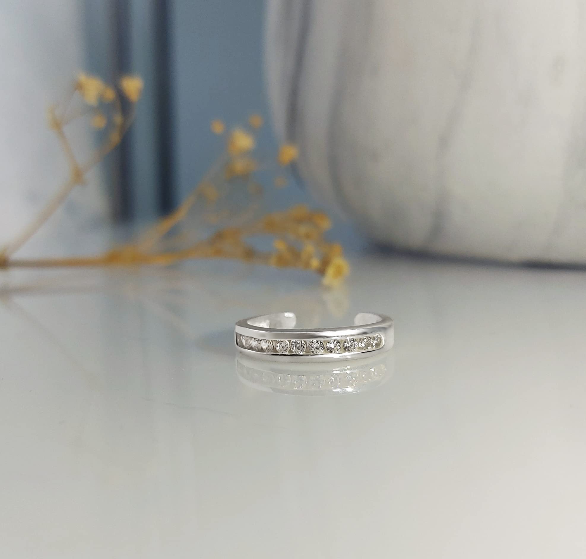 Hoops & Loops Sterling Silver Chanel Toe Ring