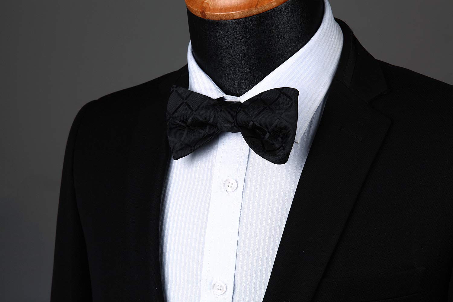 HISDERN Bow Ties for Men Self Tie Black and White Striped Bow Tie with Pocket Square Set Mens Classic Double Sided Woven Tuxedo Bowties for Wedding Party