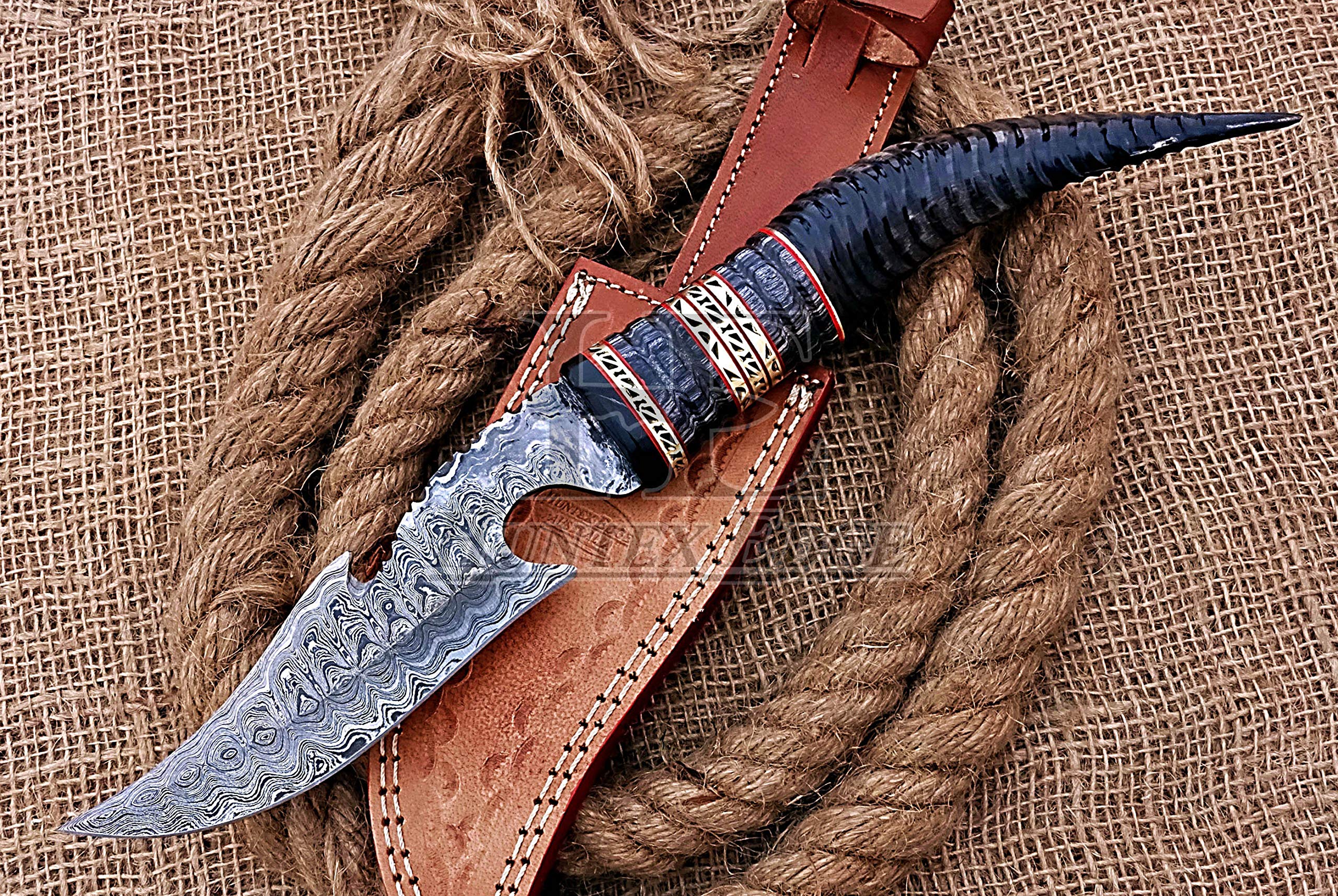 HUNTEX Unique Custom Handmade Hand Forged Ladder Pattern Damascus Steel 12.5 Inch Long Full Tang Buffalo Horn Handle Razor Sharp Hunting Camping Hunter's Gut Hook Knife with Genuine Leather Sheath