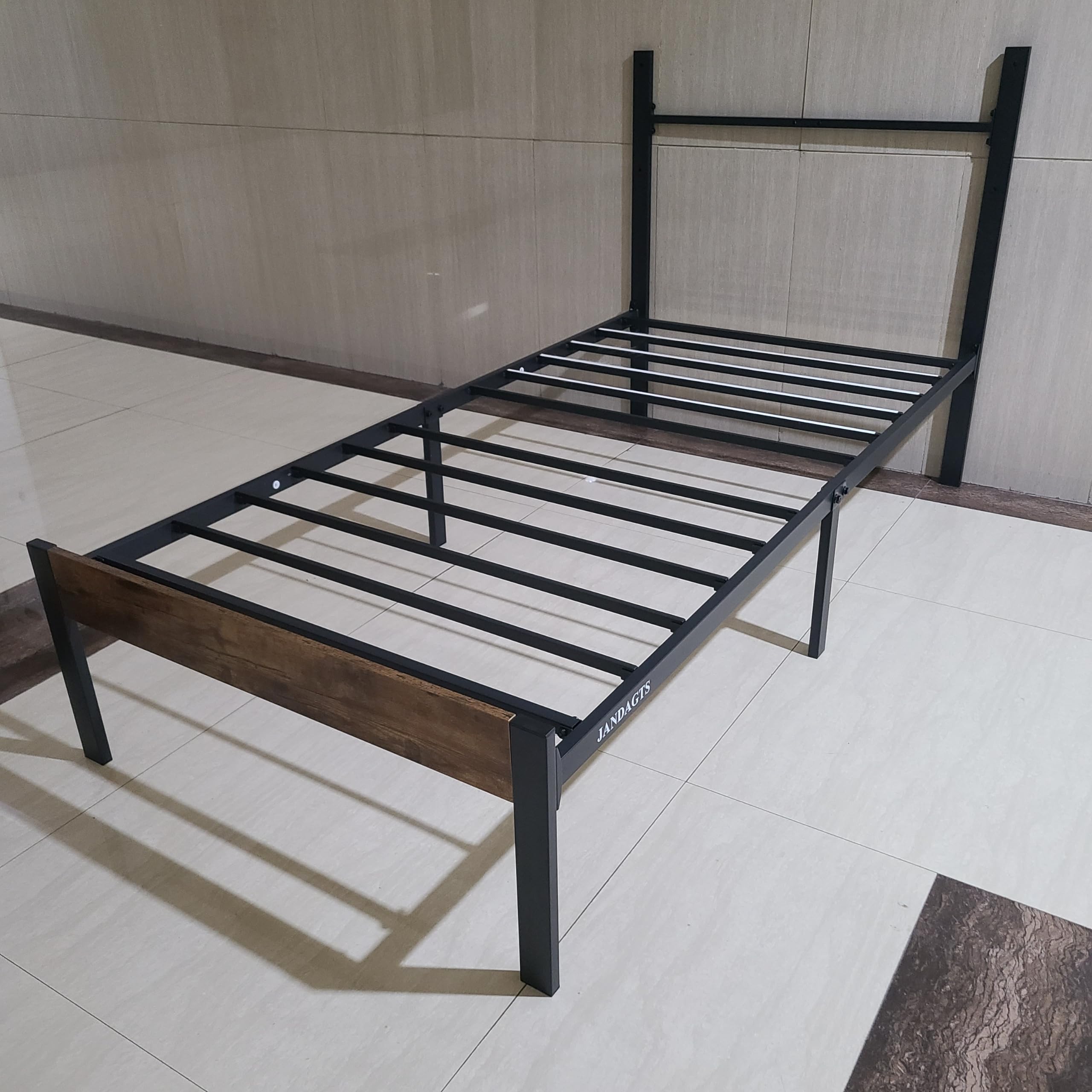 JANDAGTS Durable metal bed frame, the perfect blend of sturdiness and style