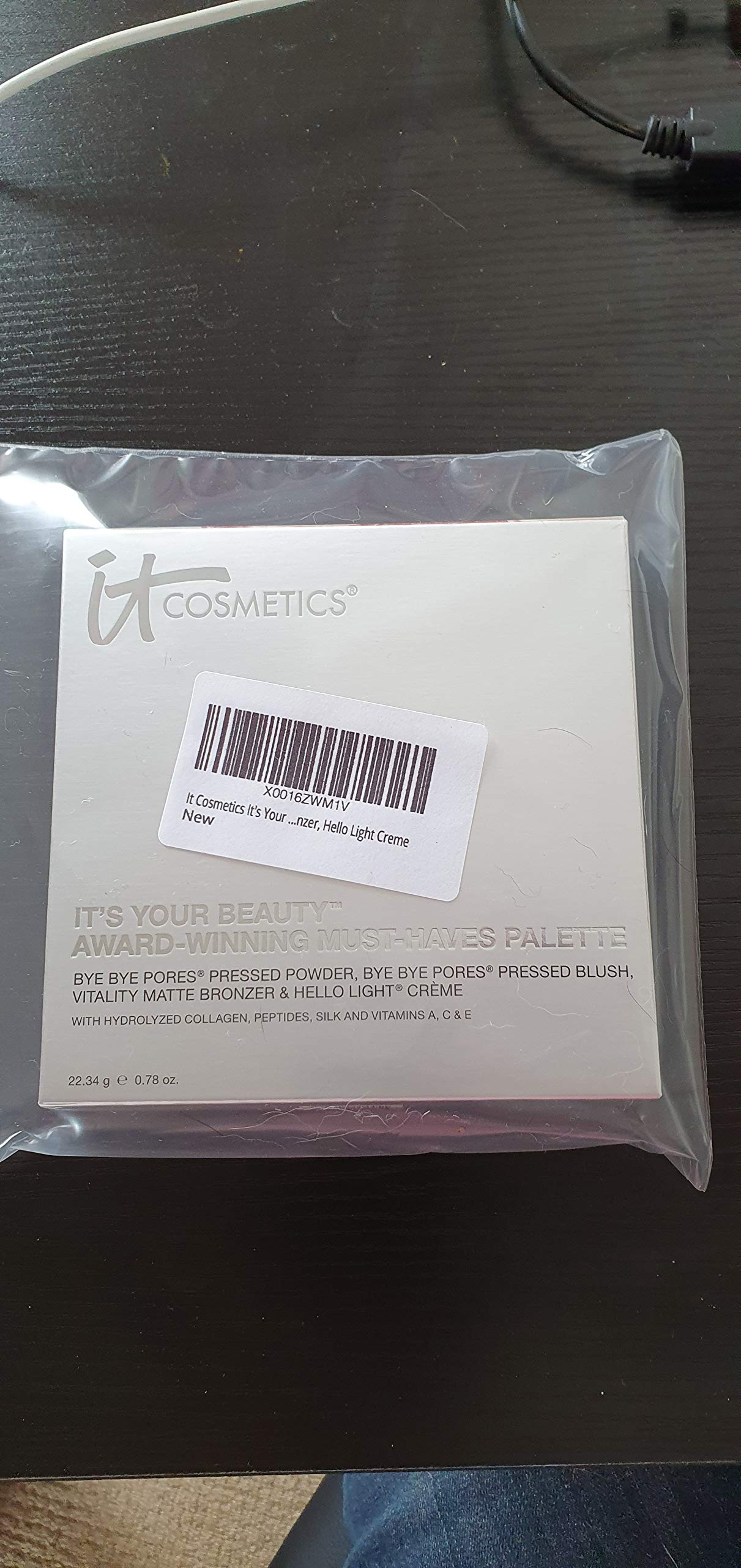 It Cosmetics It's Your Beauty Award Winning Must Haves Palette Bye Bye Pores Pressed Powder, Bye Bye Pores Pressed Blush, Bronzer, Hello Light Creme
