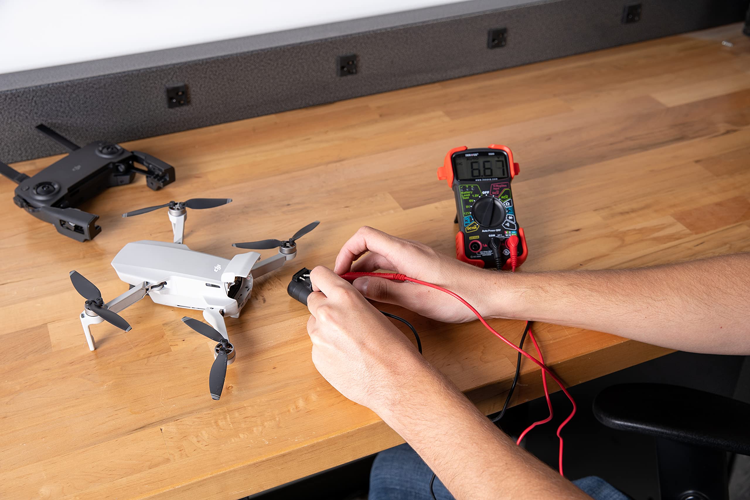 INNOVA 3320 Auto-Ranging Digital Multimeter, Red & Black
