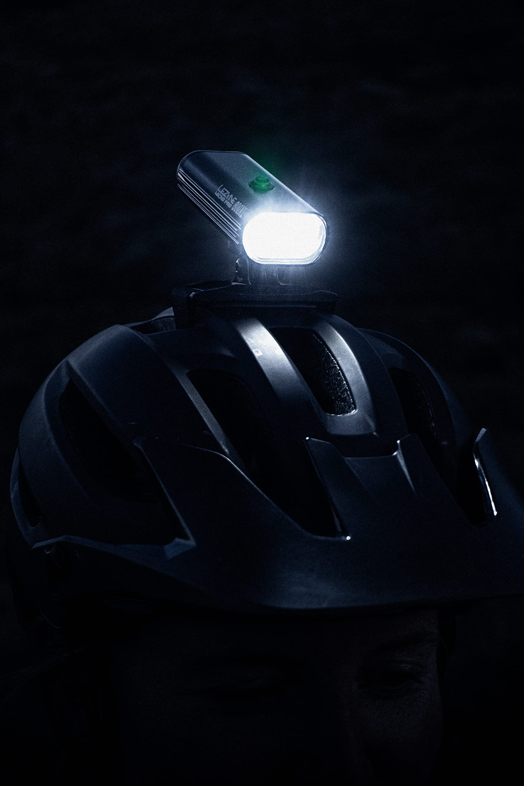 LEZYNE Helmet Micro Drive 800XL Bicycle Helmet Light, Durable CNC Aluminum, Bright 800 Lumens, USB Rechargeable, 87 Hour Runtime, Daytime Flash, Bike Headlight