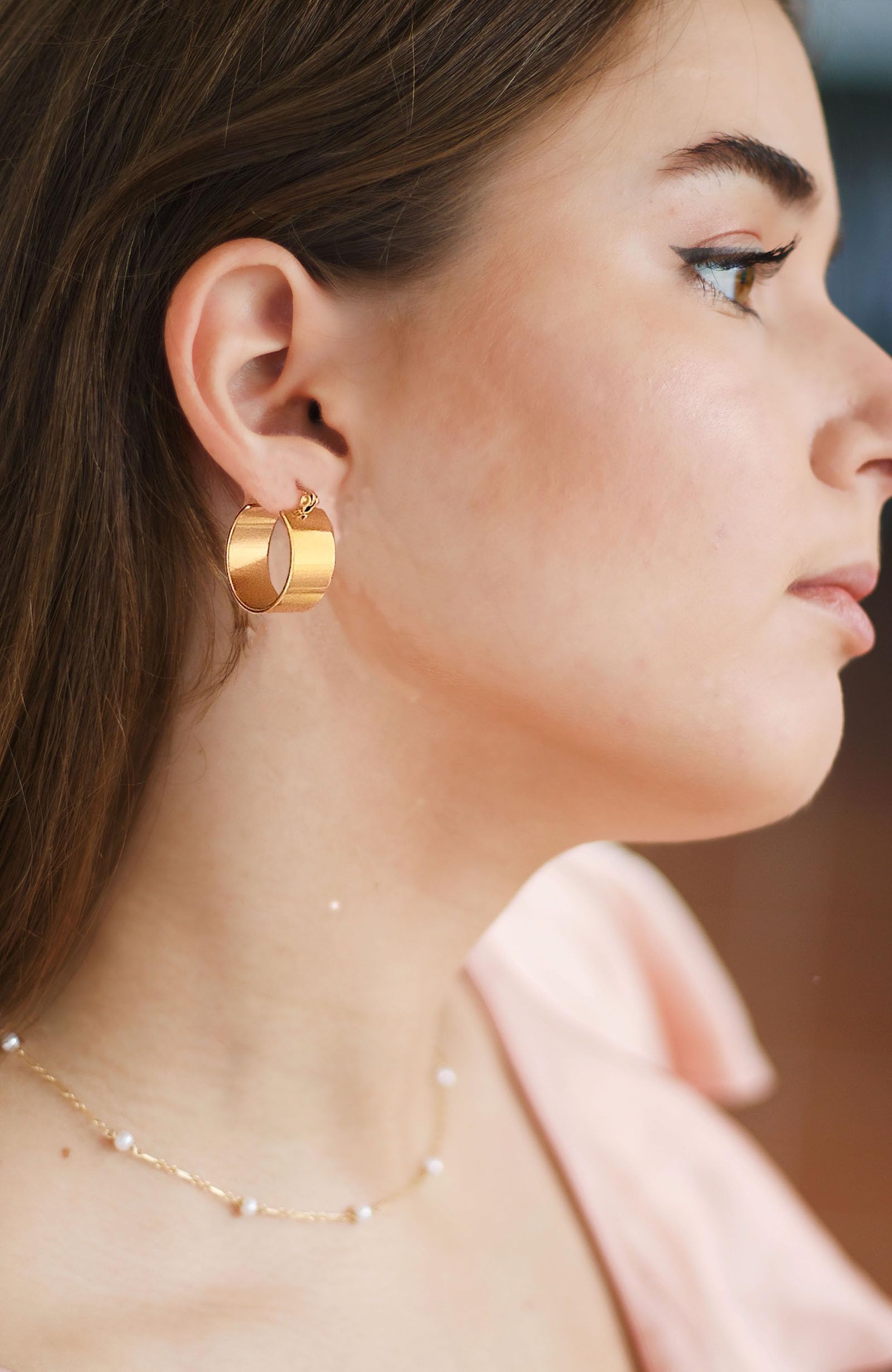 LOKLIFFAI Gold Chunky Hoop Earrings for Women,Lightweight Hoop Earrings