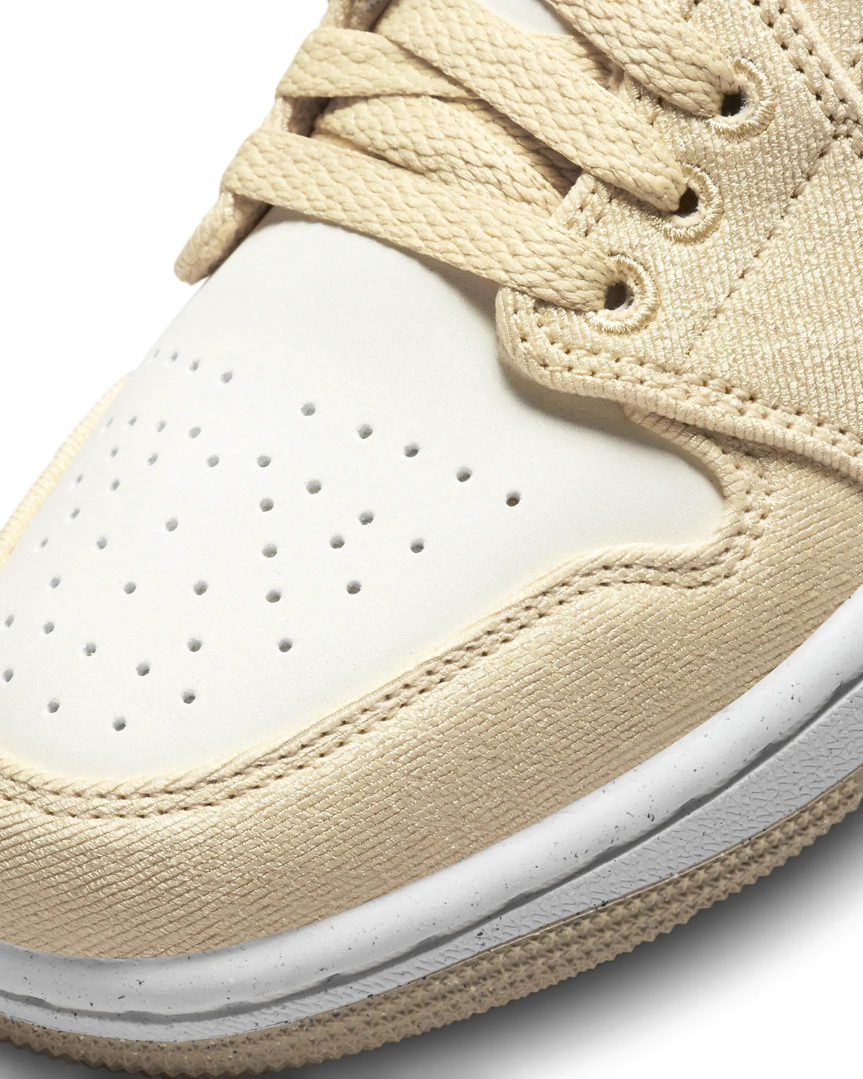 Jordan Women's Air 1 Low SE Team Gold/Sail (FN3722 701) - 9.5