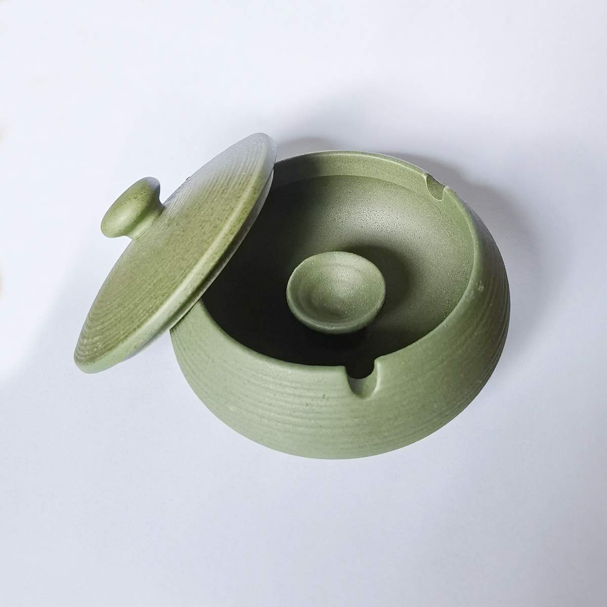 Hoobar Ceramic Ashtray with Lids,Windproof Cigarette Ashtray for Indoor Use, Ash Holder for Smokers, Desktop Smoking Ash Tray for Home Office Decoration (Gray)