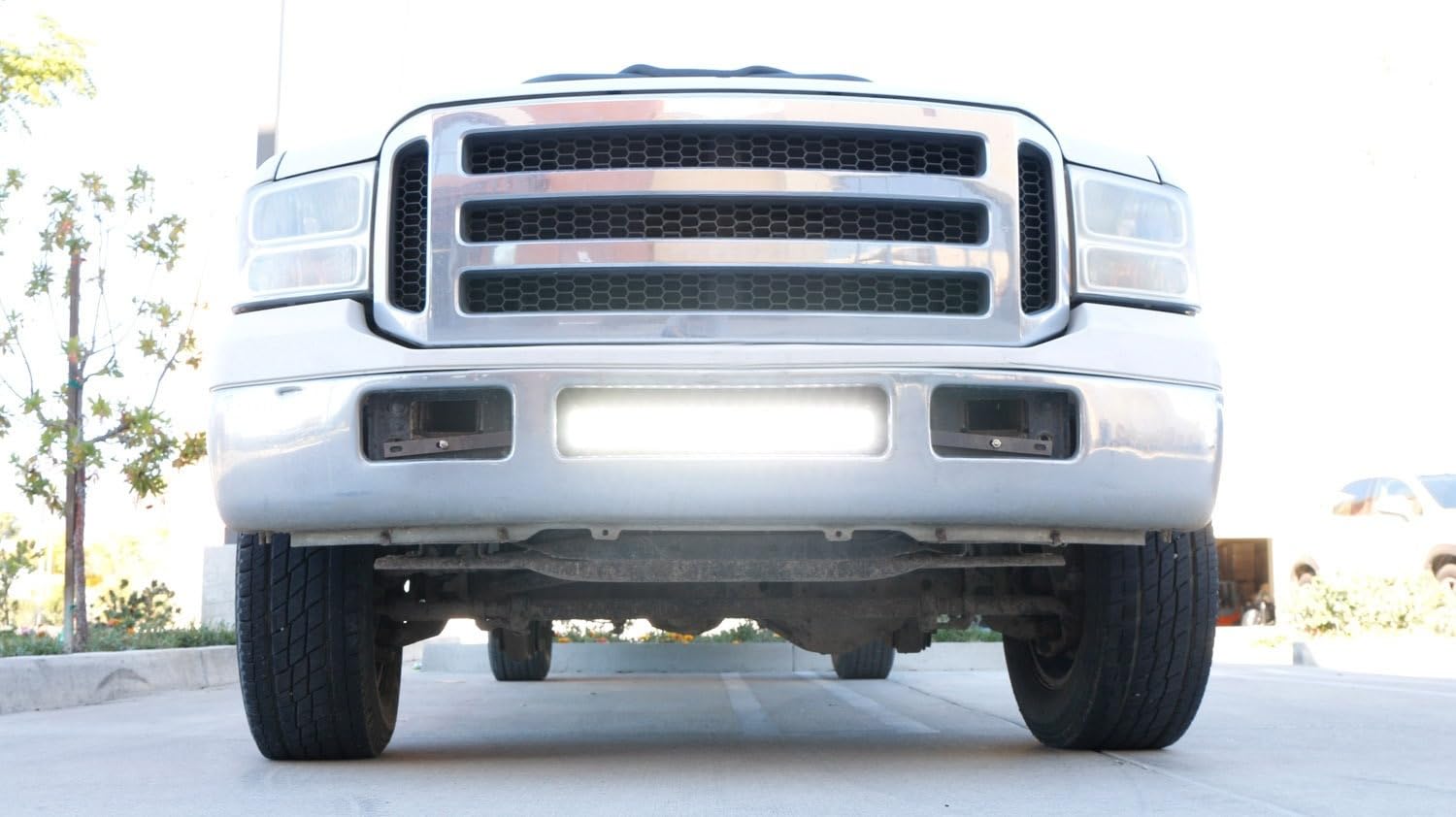 iJDMTOY Lower Grille 20-Inch LED Light Bar Compatible with 1999-2007 Ford F250 F350 Super Duty, Includes (1) 120W High Power LED Lightbar, Lower Bumper Opening Mount Brackets & On/Off Switch Wiring