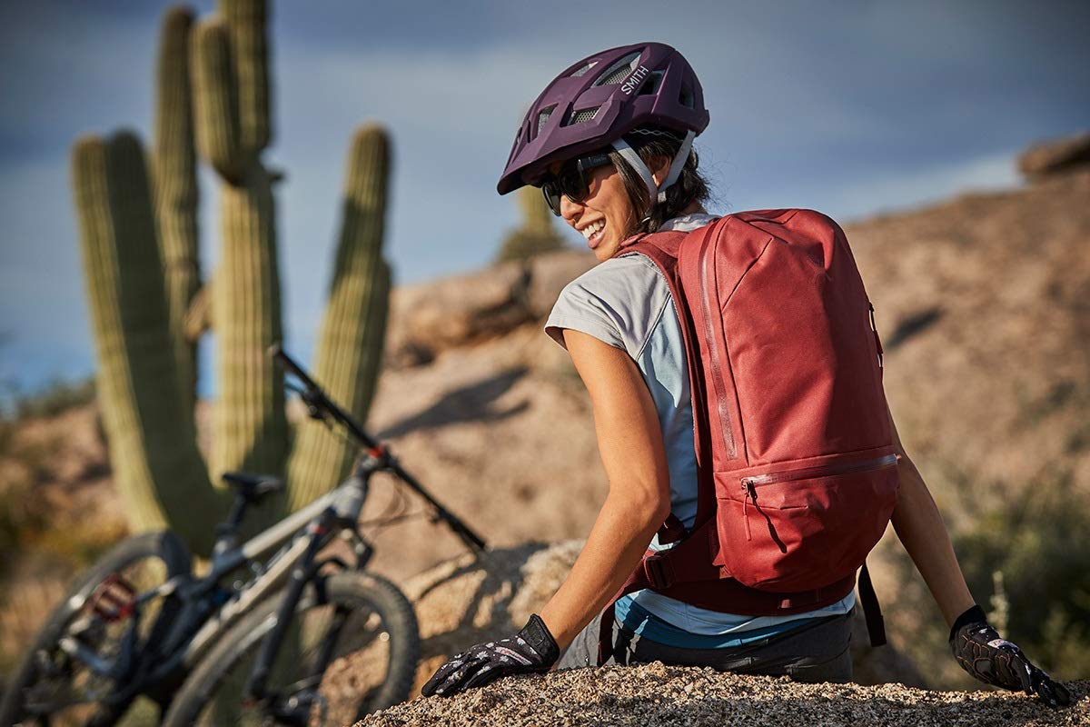 Hydro Flask 20 L Hydration Backpack - S/M, Graphite