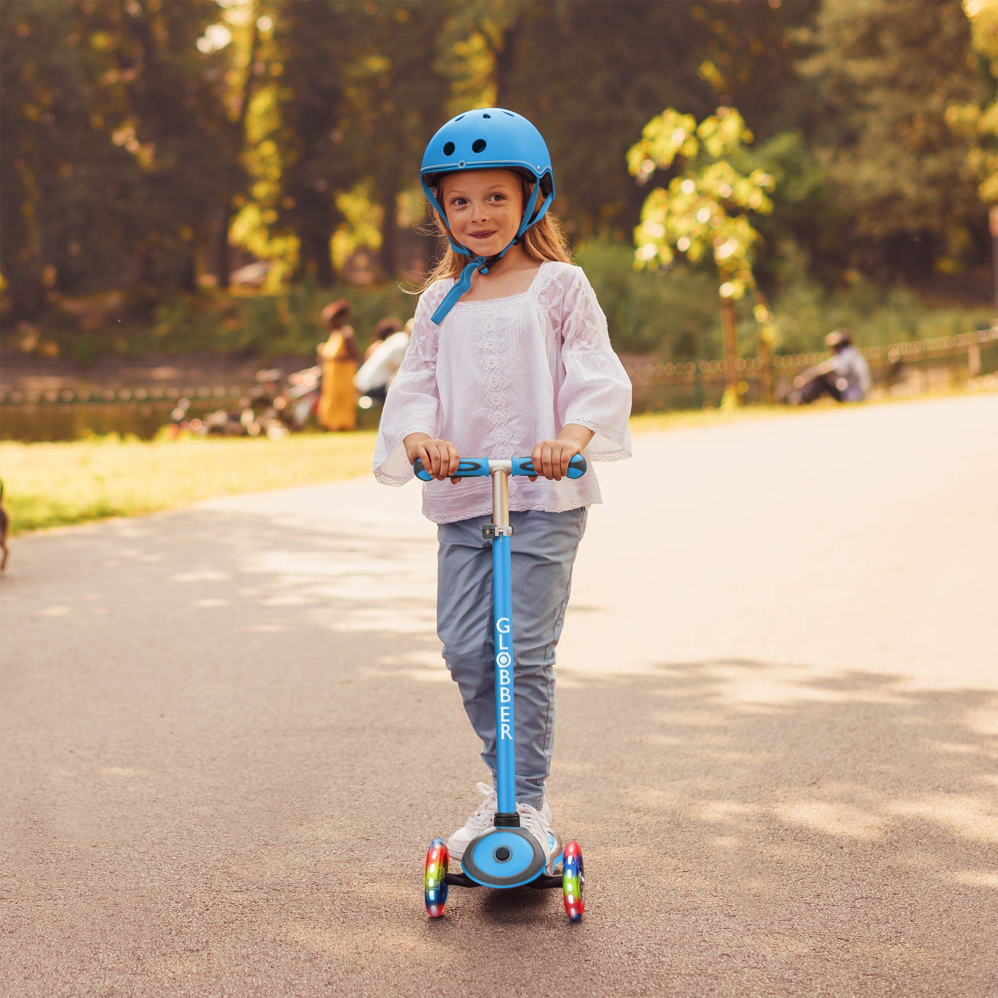 Globber - Primo Plus 3-Wheel Kids Kick Scooter - LED Light Up Wheels - Adjustable Height T-Bar - for Boys and Girls - Sky Blue