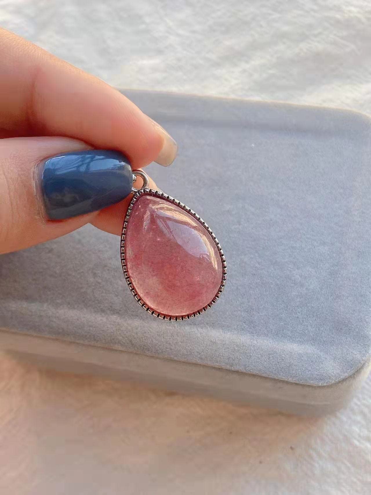 LiZiFang Genuine Red Natural Strawberry Quartz Gemstone Rectangle Bead Crystal Pendant