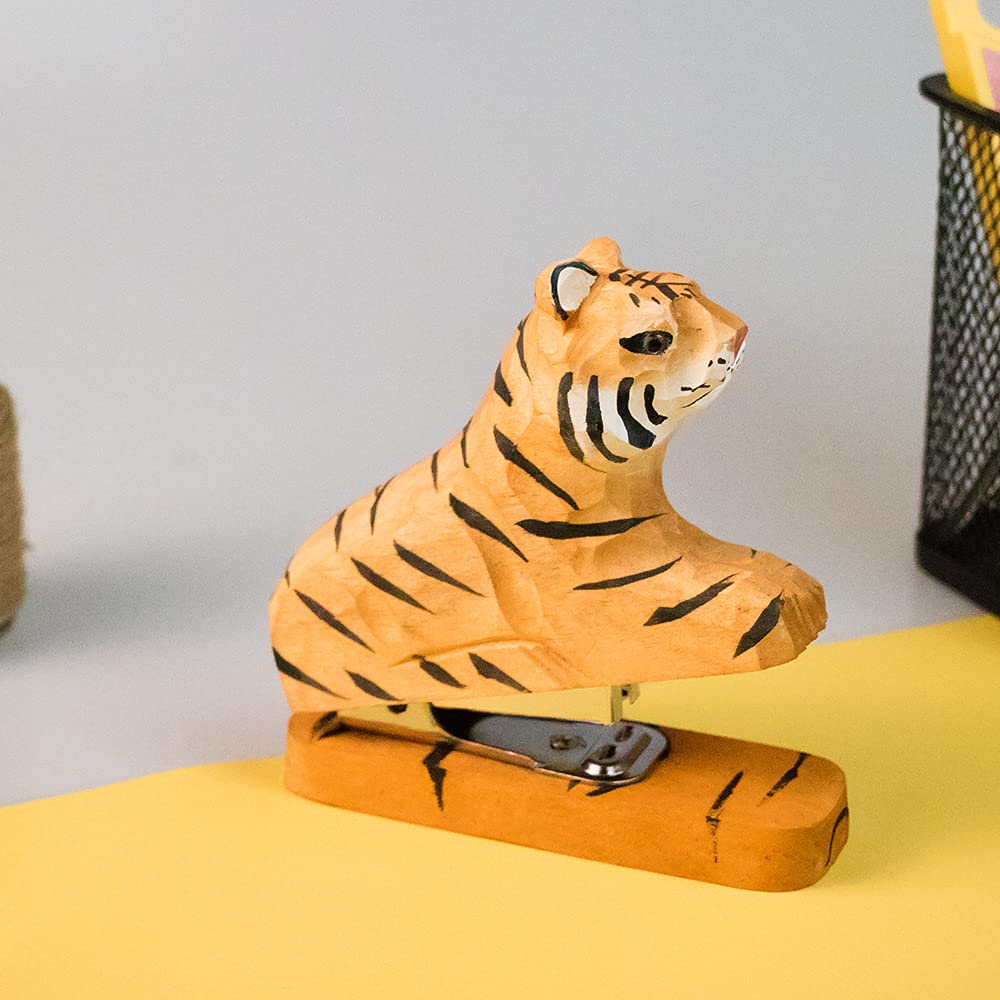 Kcgani Wooden Animal Stapler, Desktop Stitcher Art Figurine Statue Sculpture for School Office Stationery (Orange)