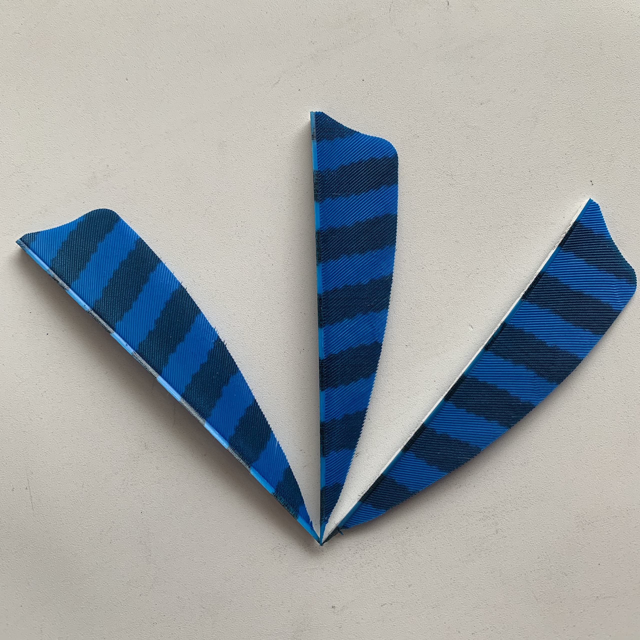 ONTFIHS 50PCS 3 INCH One Side Striped Shield Archery Arrow Feather Fletches Fletching RW (Sky Blue)