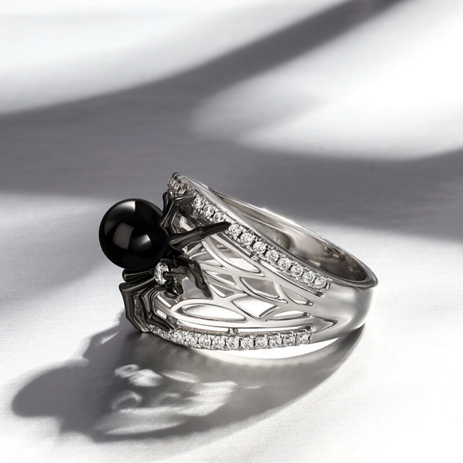 Jeulia 2.06ct Sterling Silver Black Skull Ring Women Men Spider Engagement Rings Pear Cut Red Diamond Skull Ring Gothic Black Pearl Spider Promise Ring Band Halloween Jewelry (Black Widow, J-½)