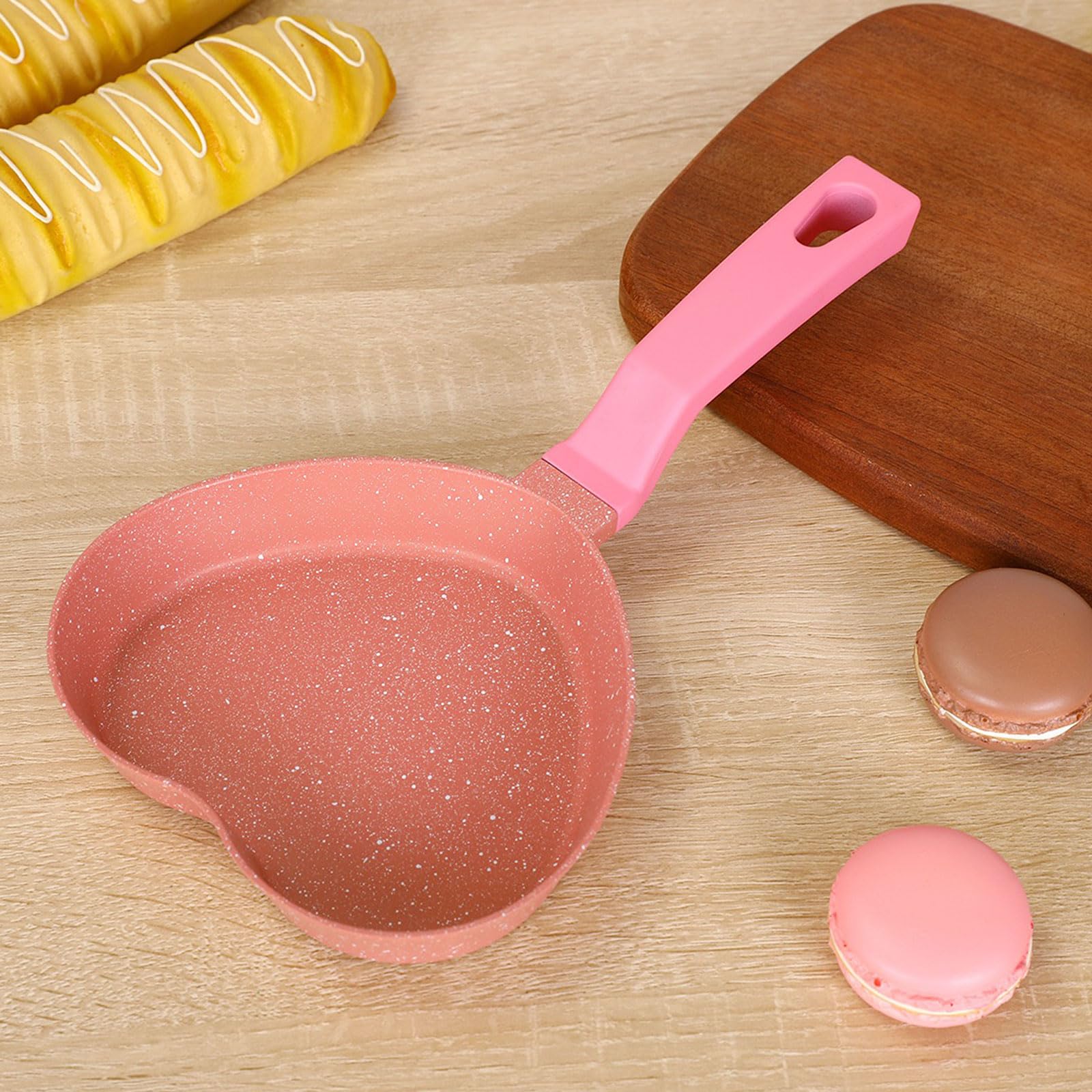 Unoschrim Mini Nonstick Egg Pan, Small Frying Pan with Unique Heart-shaped, One Egg Frying Pan with Granite Coating, Multi-functional Frying Pan for Cooking Eggs, Pancake, Sausages and Burgers, Pink