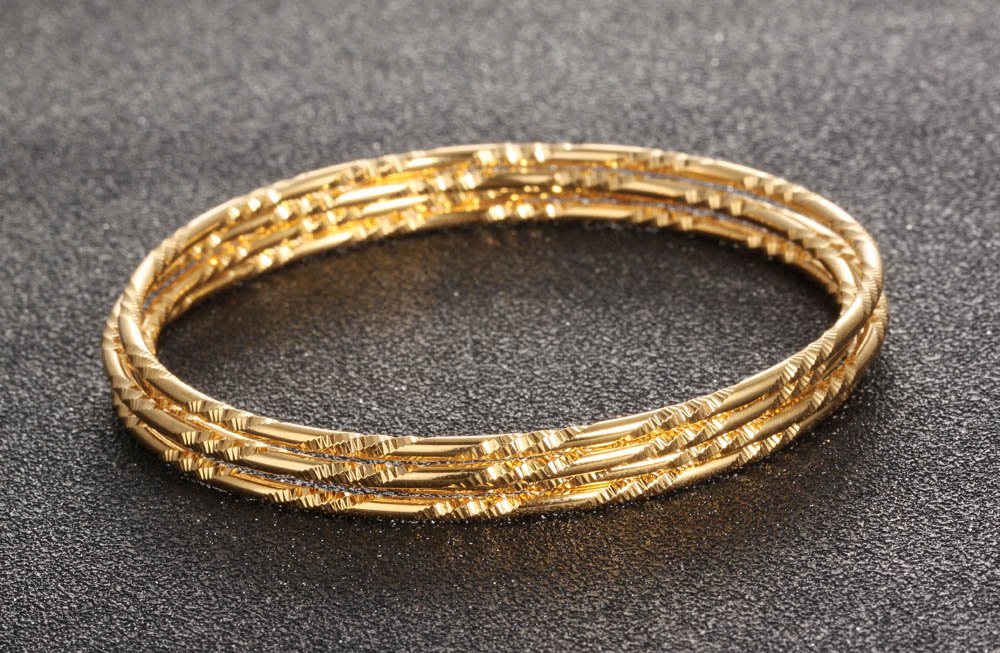 Jaline Jarlinwel 4 Sets Gold Tone Stainless Steel Multi Textured Round Bangle Bracelet Set For Women Girls