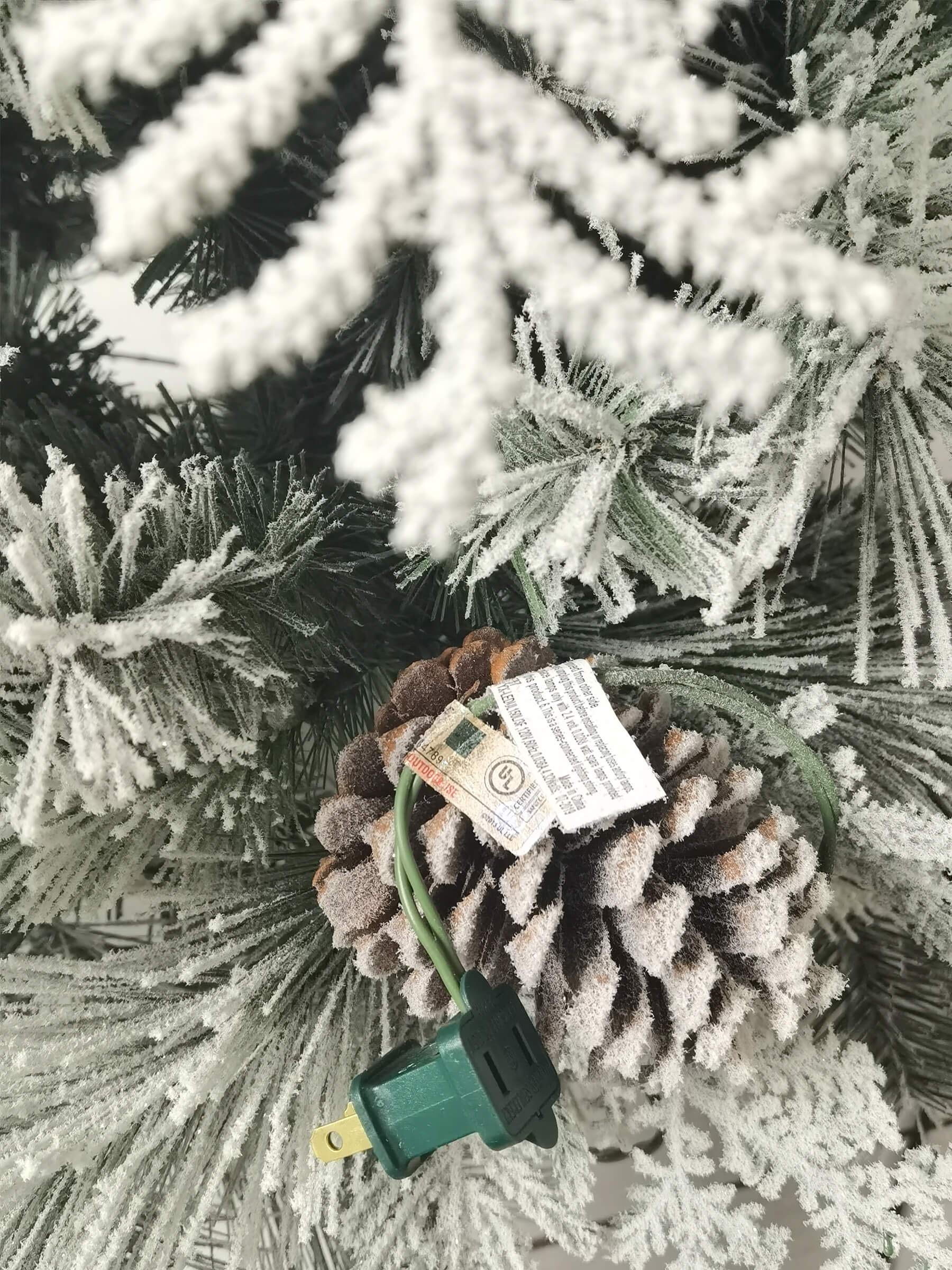 Kuopociaga Flocked Artificial Christmas Tree Prelit 650 LED Lights 7.5 Feet Pine