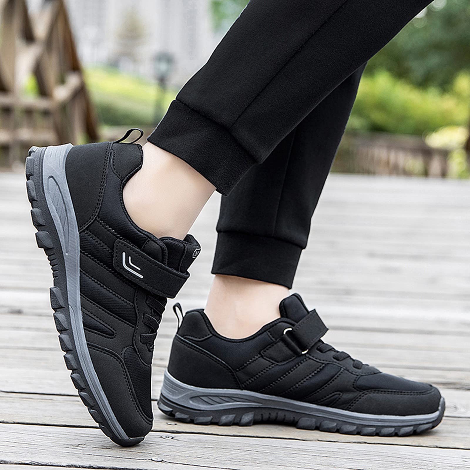 Men's Simple and Fashionable Flying Woven Round Head Solid Color Lightweight Breathable Soft 530 Mens Shoes Sneaker Black