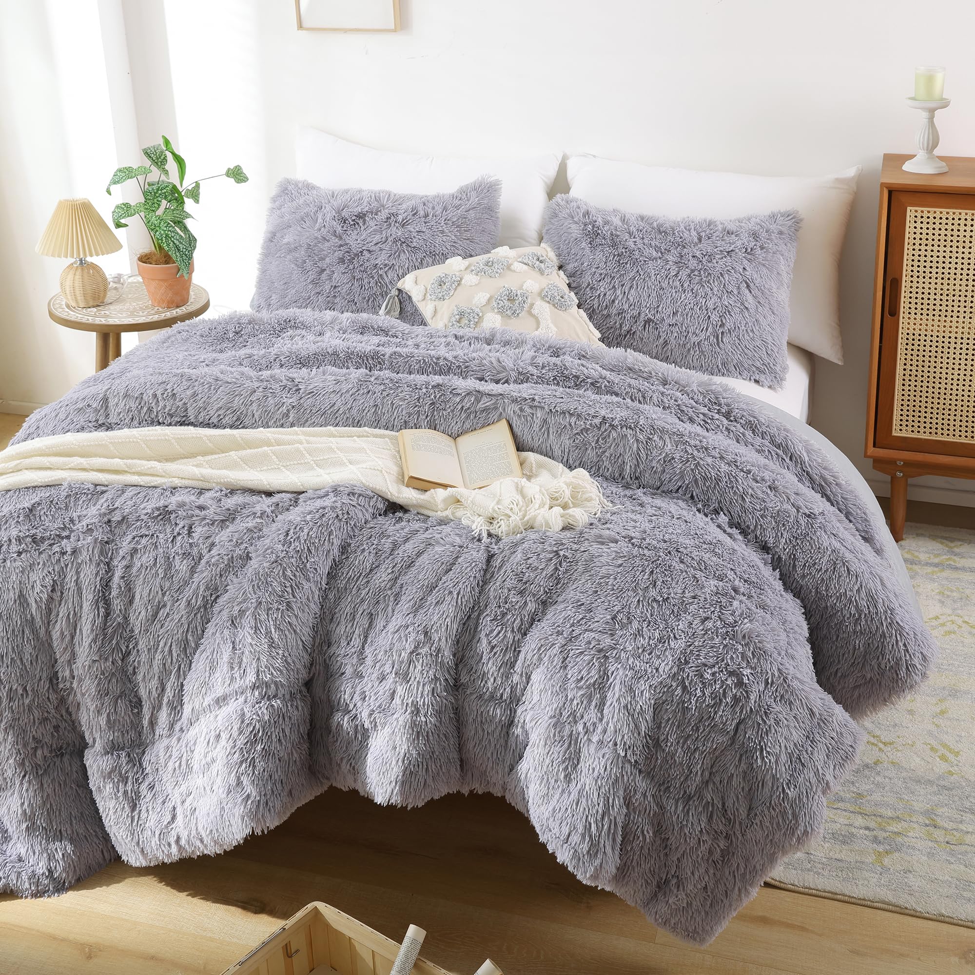 JANZAA Faux Fur Comforter,Fuzzy Queen Comforter Set,Plush Beige Comforter Set 3 Pieces Shaggy Comforter Set,Plush & Velvet Flannel Comforter (1 Queen Comforter Set+ 2 Pillow Cases)