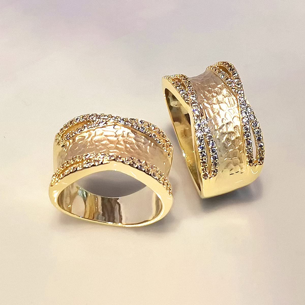 LAVINA Unique CZ Faux Diamond Matte Finish Hammered Band Ring For Proms, Holiday, Birthday (Gold, 8)