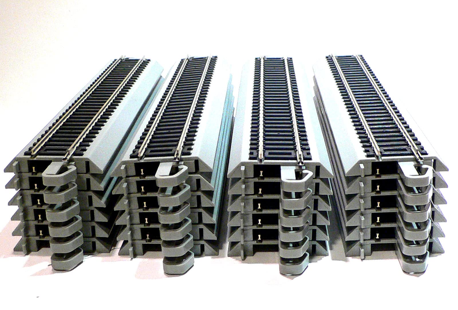HO Scale Bachmann Nickel Silver EZ Track 24 Pieces of 9 inch straights for Model Railroad Trains