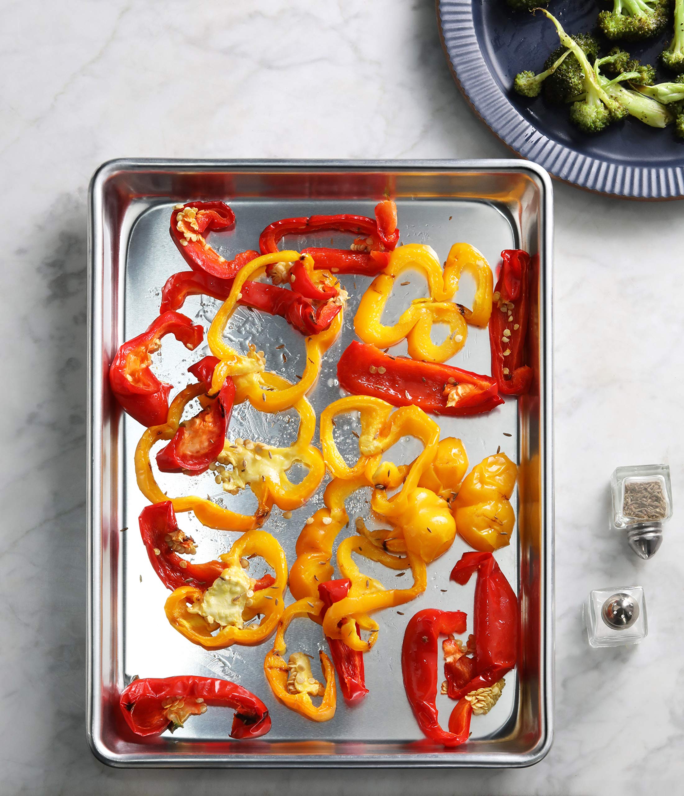 New Star Foodservice | Commercial-Grade Bun/Sheet Pan 18-Guage (9 x 13 x 1 inch (Quarter Size))