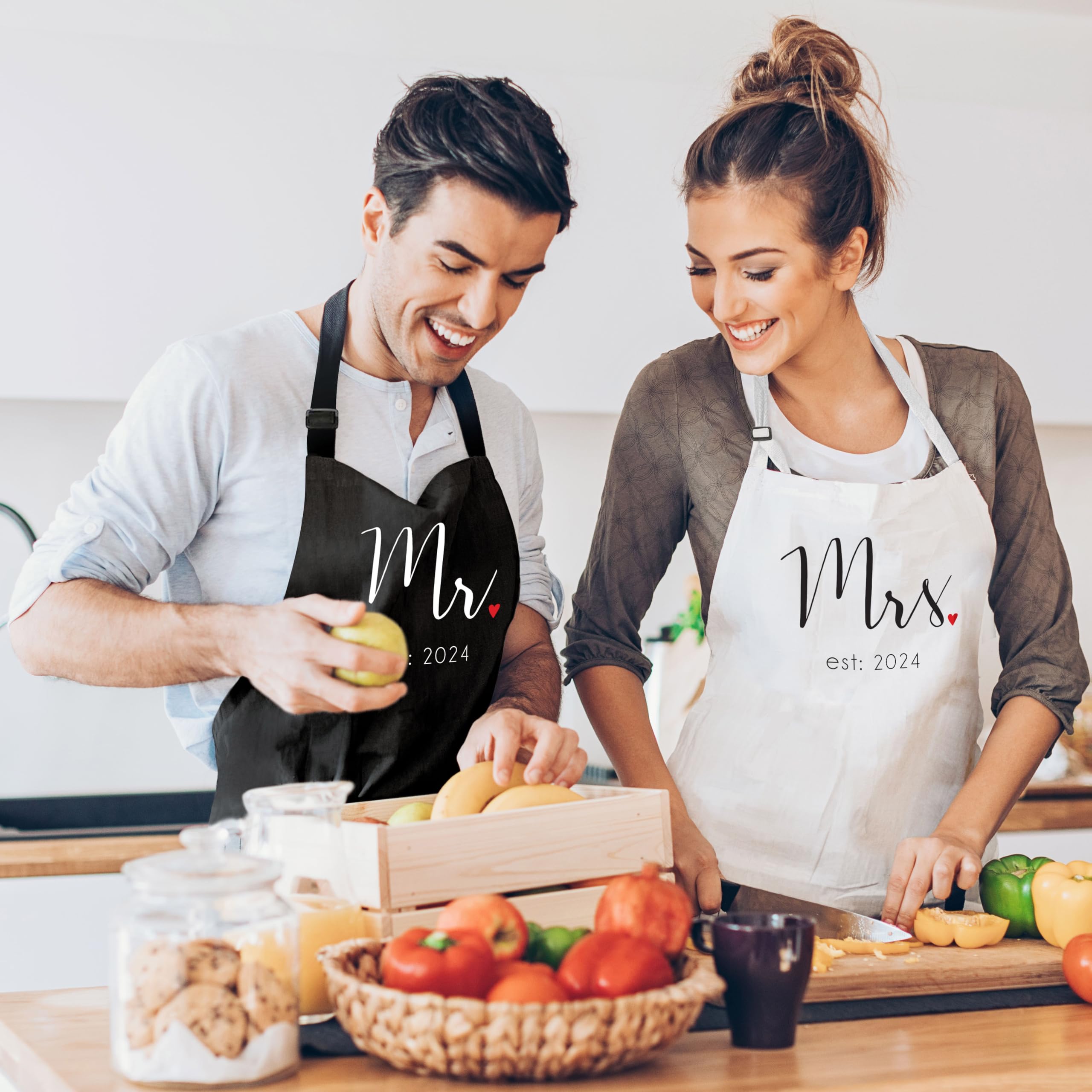 Prazoli His and Her Aprons - Mr Mrs Established 2024 Couples Engagement Gift, Cute Bridal Shower Gift Anniversary Wedding Registry Items & Decoration, Housewarming Gifts For New Home Newlywed Gift