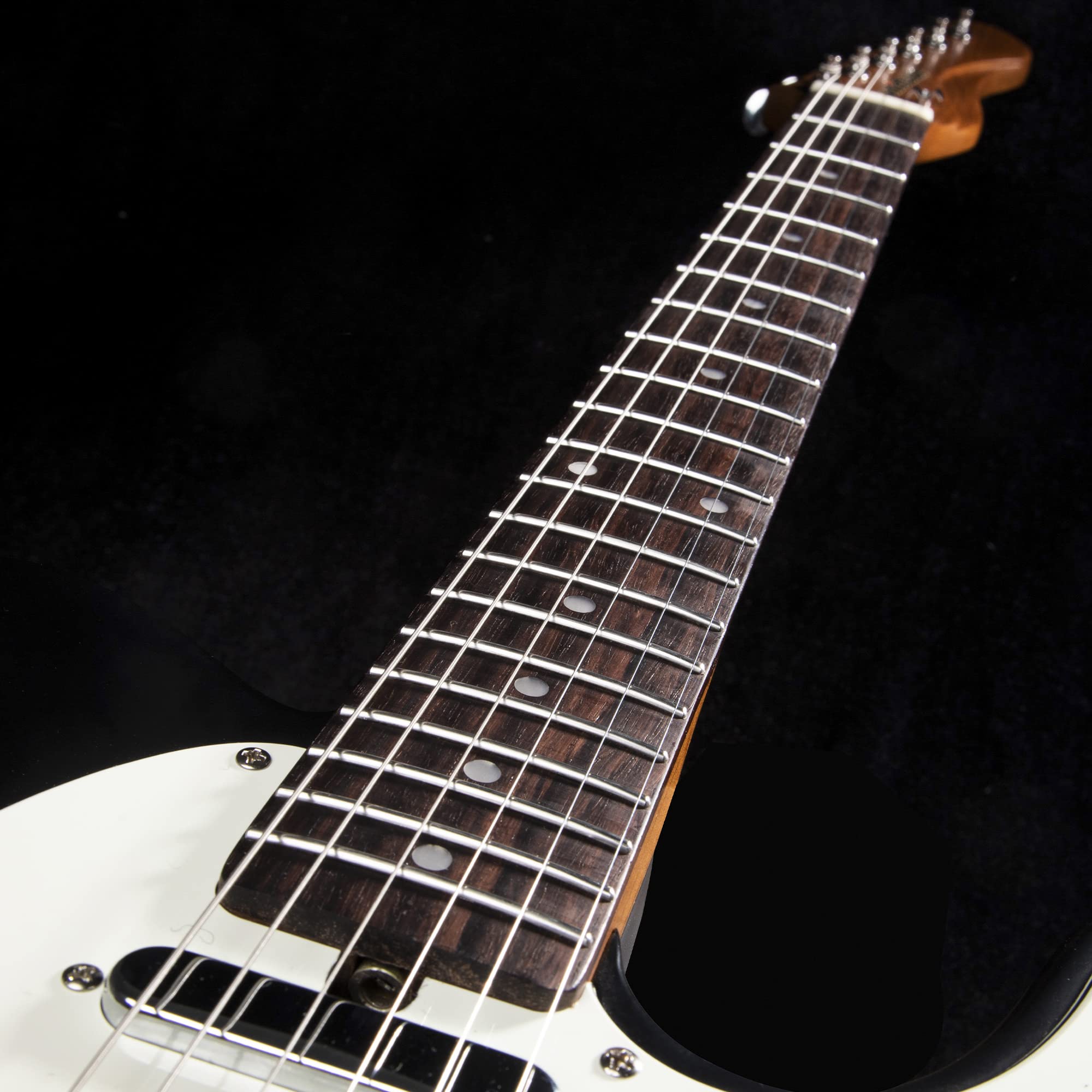 Latitude Classic Electric Guitar Latitude Classic Electric Guitar + Guitar Wall Mount Bass Guitar Holder