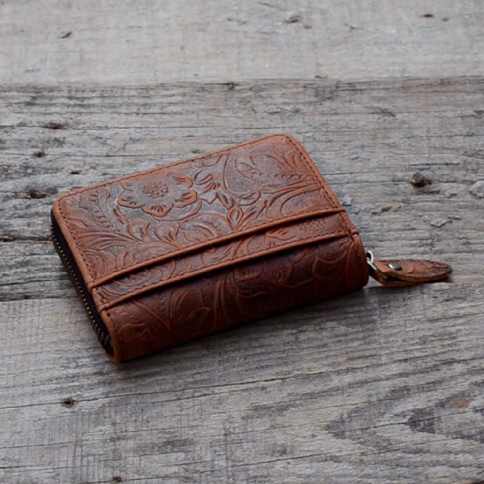 JJNUSA Men Minimalist Leather Wallet Card Holder Distressed Gifts Zipper Bag Brown